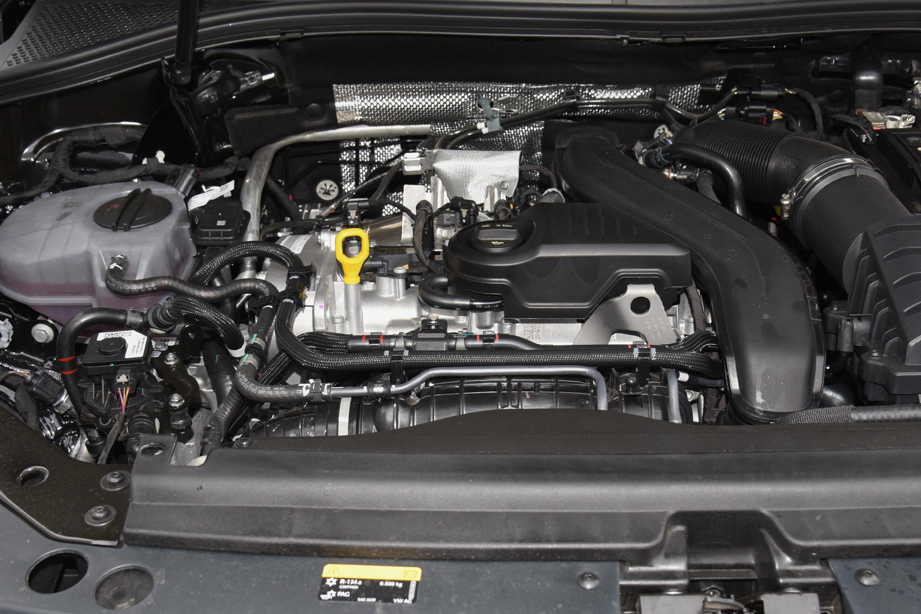 【途观L出众款 300TSI 两驱龙腾版 5座发动机/电机特写图片-汽车图片大全】-易车