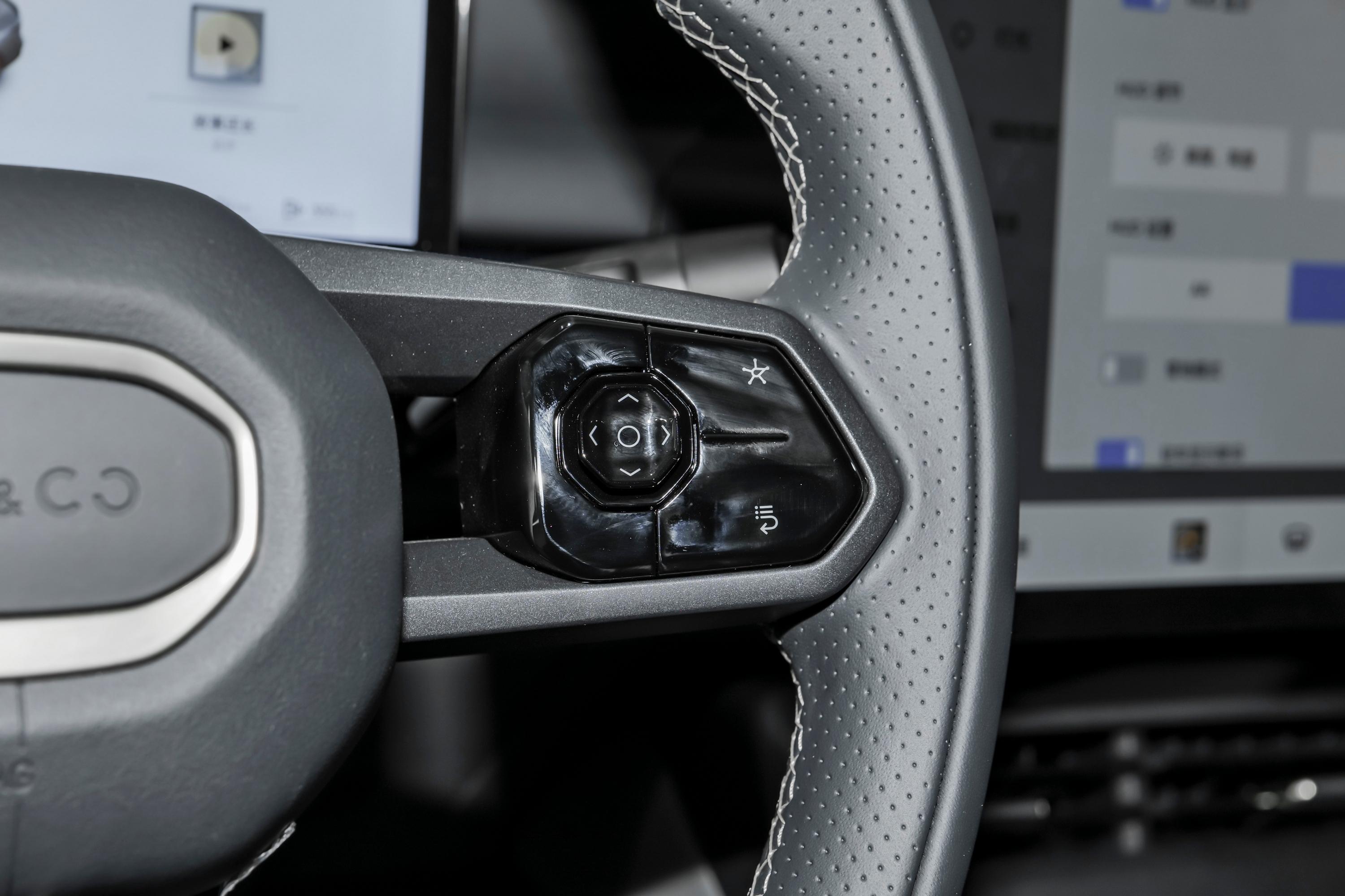 【领克07EM-P 1.5T 126km 长续航Halo右侧方向盘功能按键图片-汽车图片大全】-易车