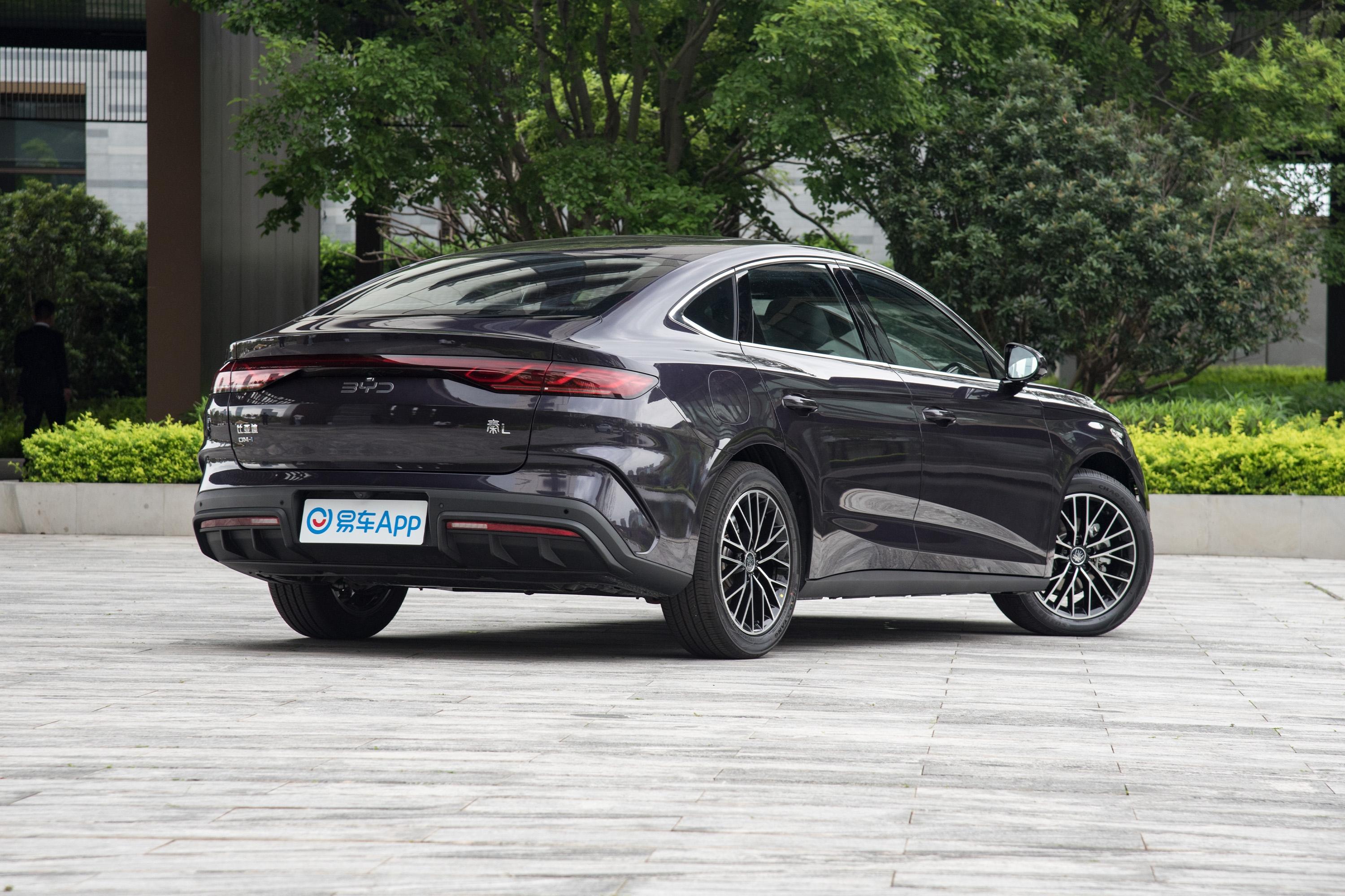 【秦LDM-i 1.5L 120km 卓越型侧后45度车头向右水平图片-汽车图片大全】-易车