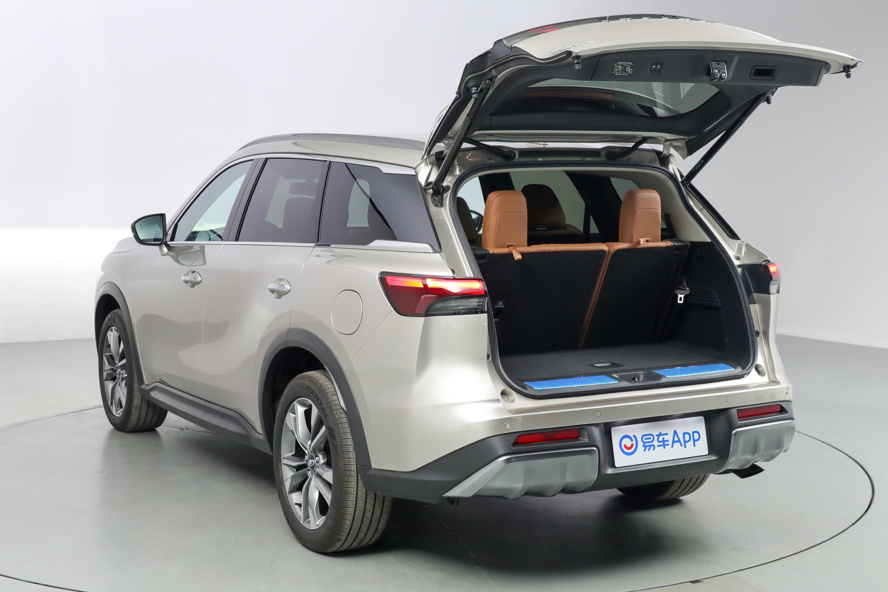 【英菲尼迪QX602.0T 四驱豪华版后备厢开启45度侧拍图片-汽车图片大全】-易车