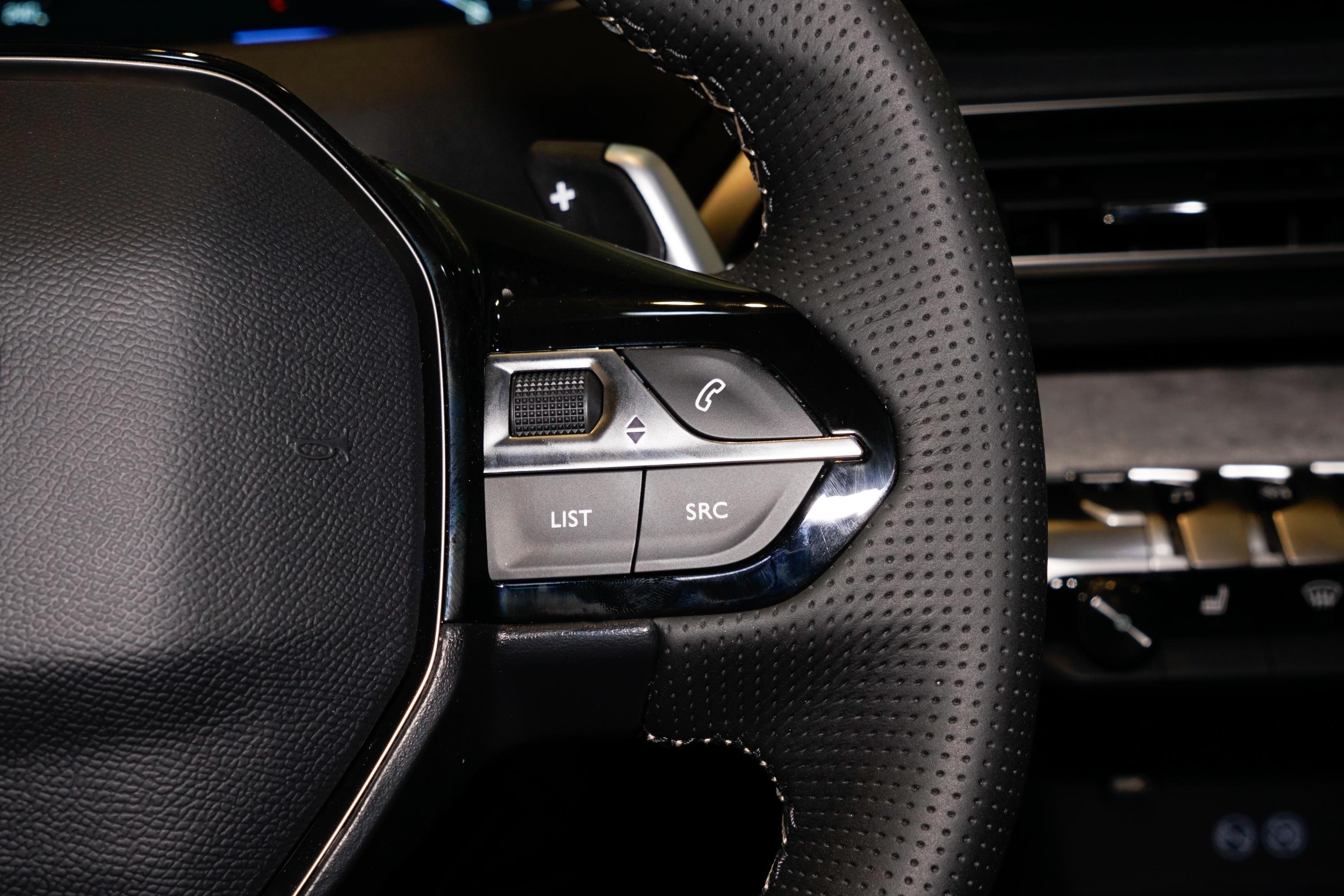 【标致5008改款 400THP 旗舰荣耀版 7座右侧方向盘功能按键图片-汽车图片大全】-易车