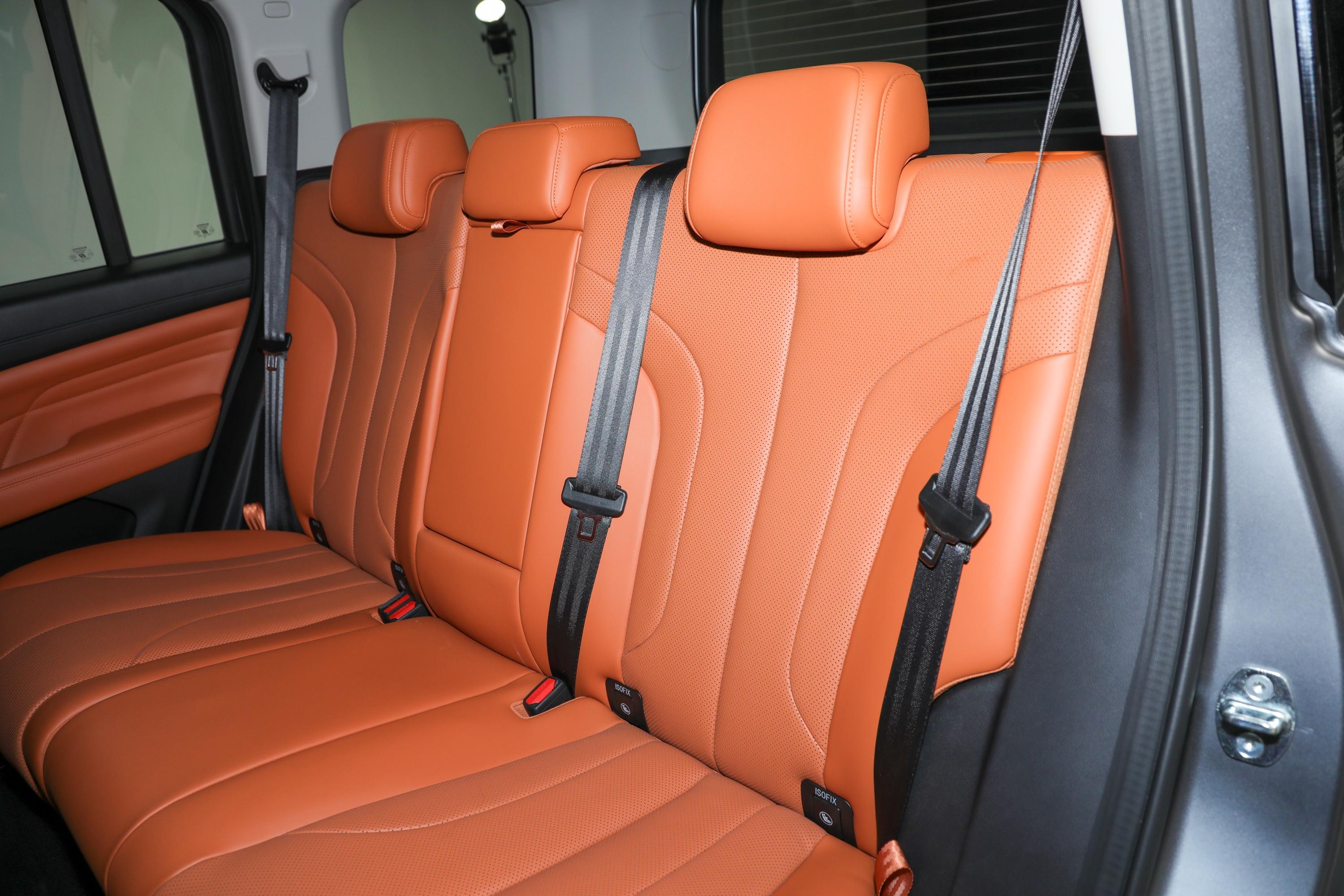 【哈弗H92.0T 极境版 5座 汽油后排空间图片-汽车图片大全】-易车