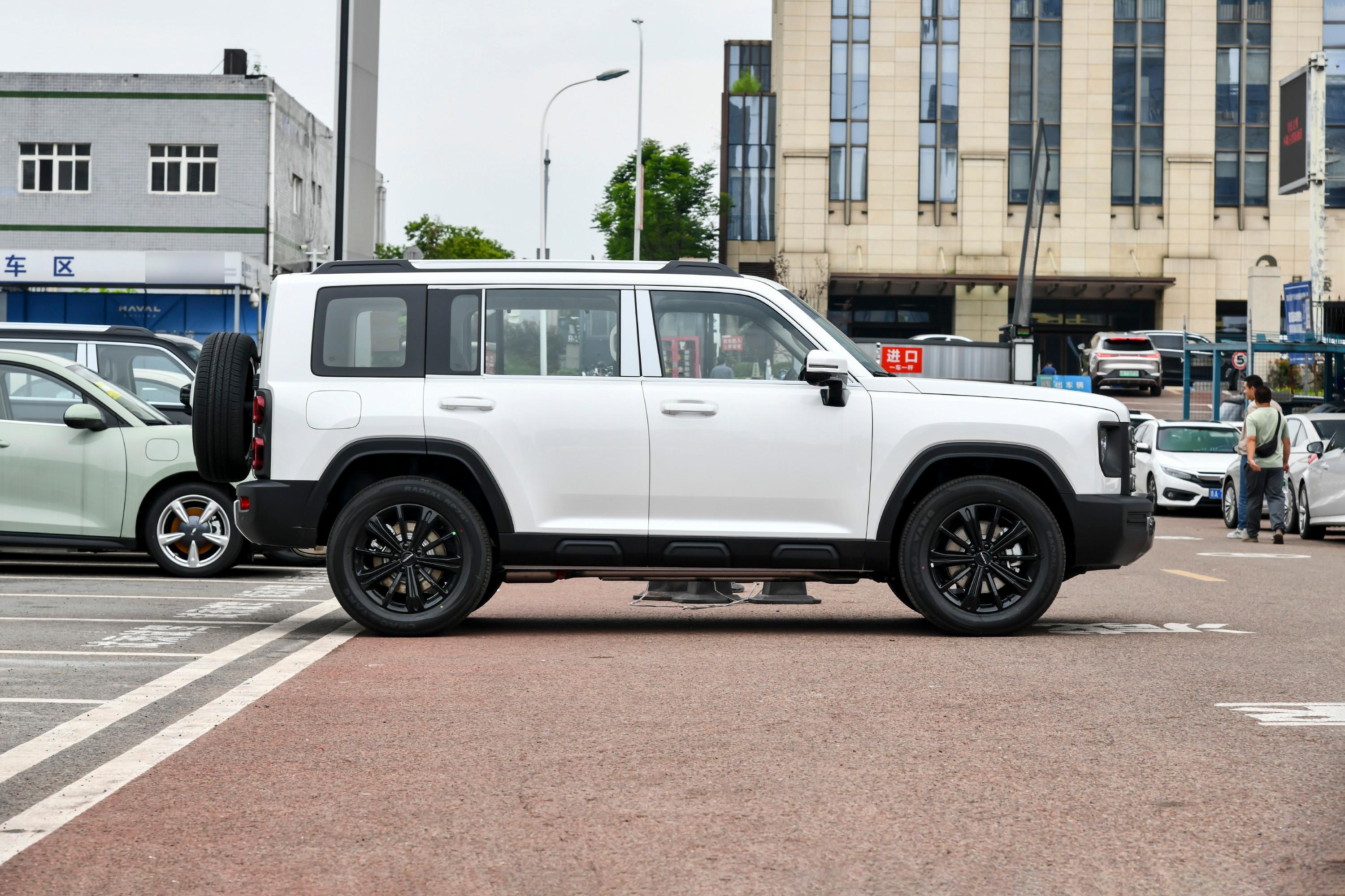 【哈弗猛龙PHEV1.5T Hi4 145km 穿越版正侧车头向右水平图片-汽车图片大全】-易车
