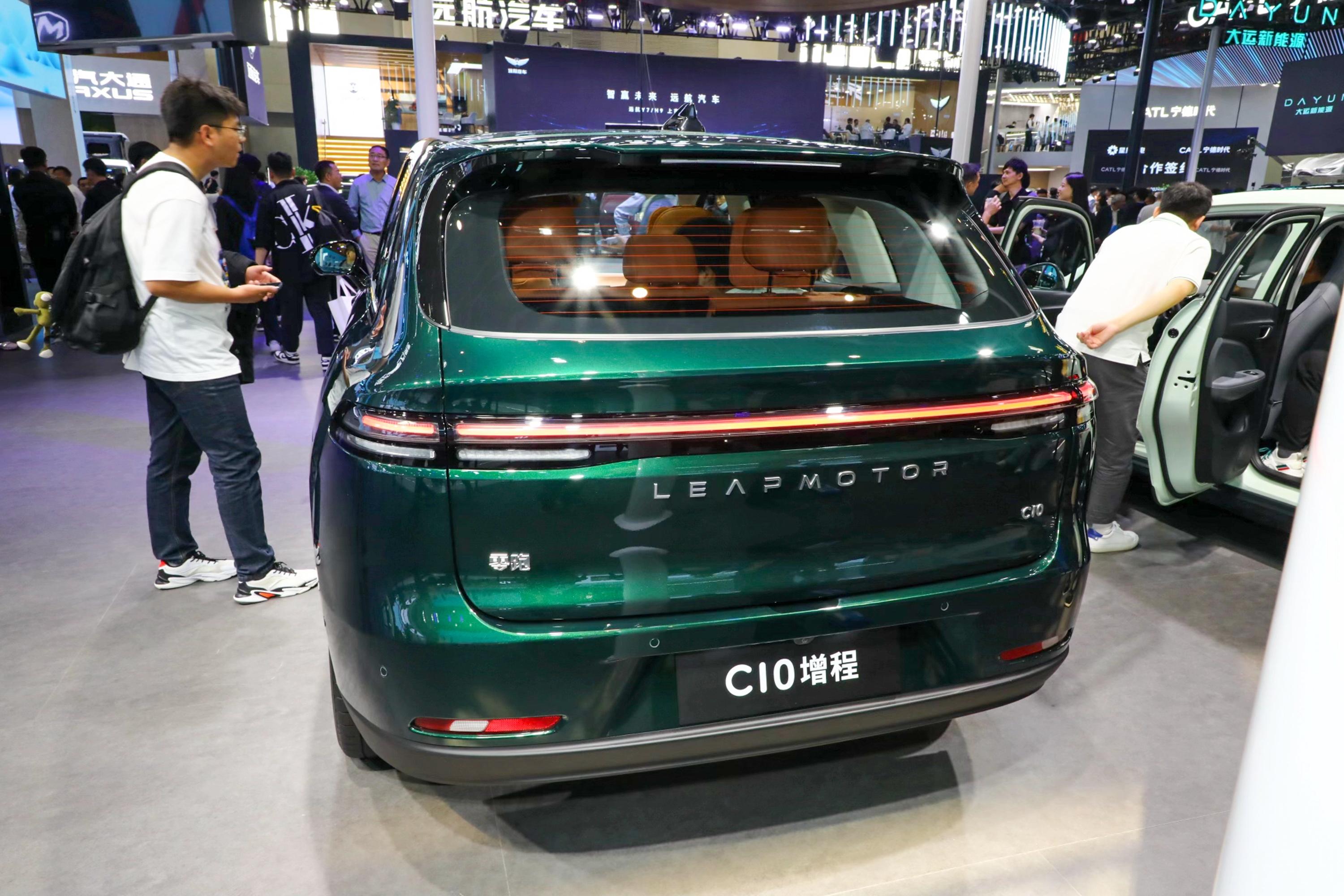 【零跑C10增程版 210km 210激光雷达版图片-汽车图片大全】-易车