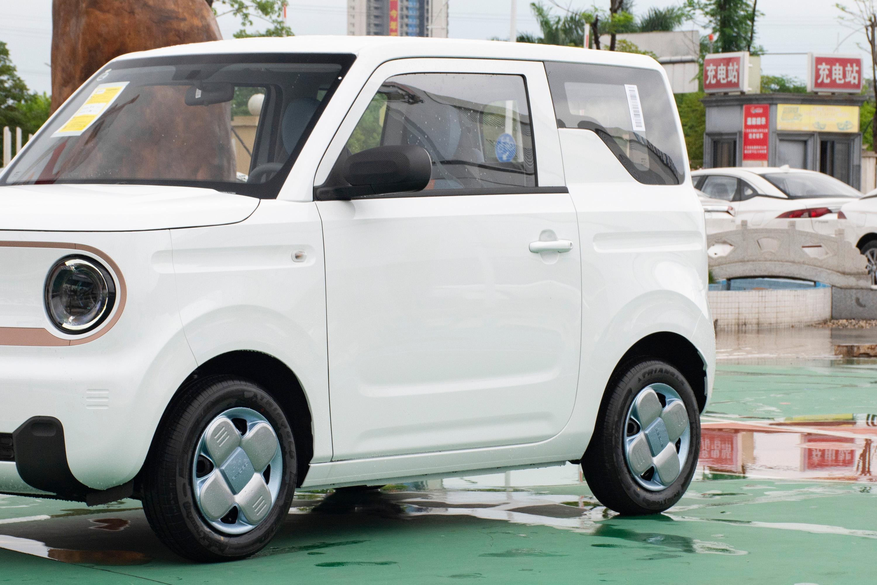 【熊猫改款 熊猫mini 200km 龙腾版外观细节图片-汽车图片大全】-易车