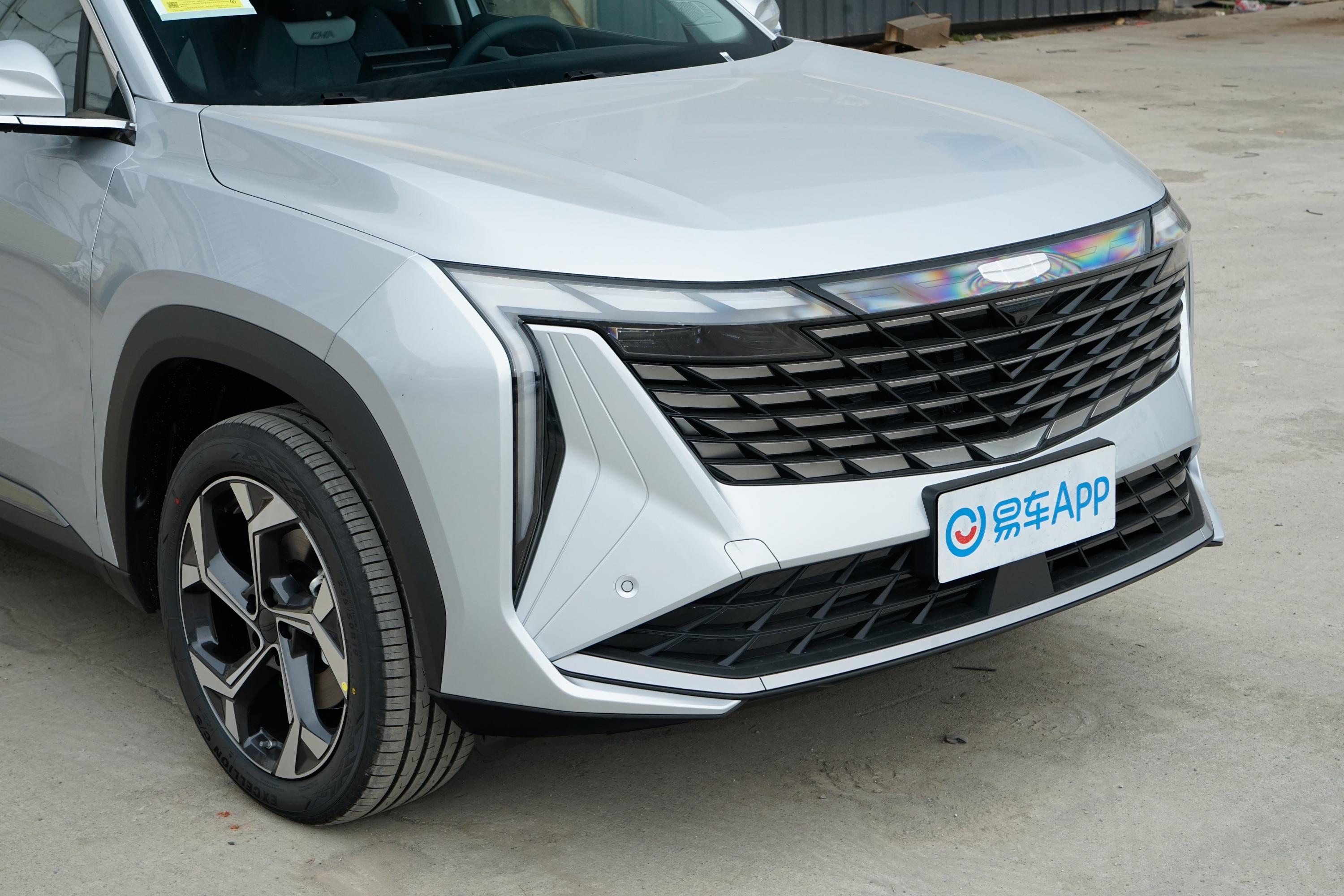 【博越L1.5T 尊贵版前格栅侧俯拍图片-汽车图片大全】-易车