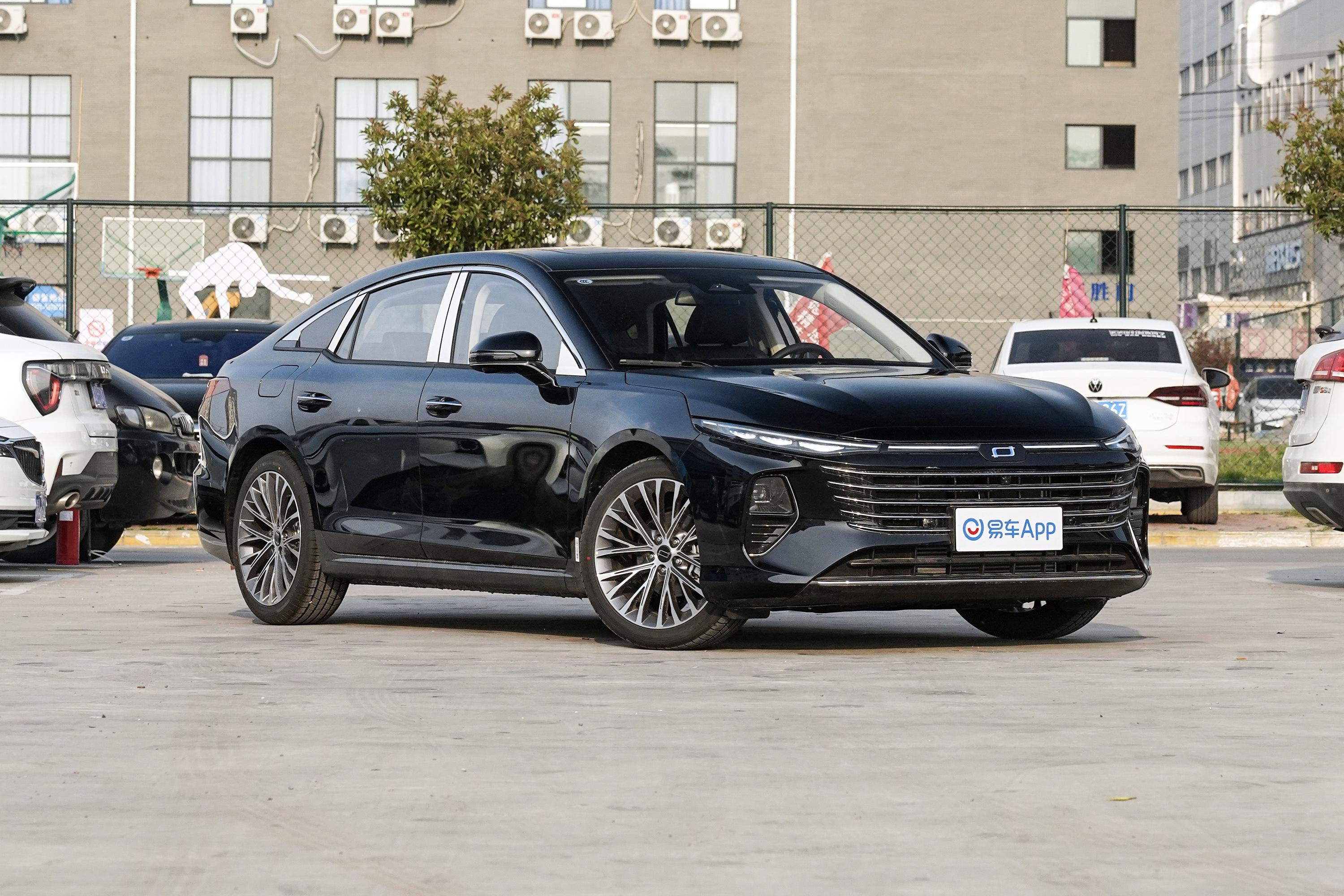 【奔腾B70龙腾版 2.0T 自动领御型侧前45度车头向右水平图片-汽车图片大全】-易车