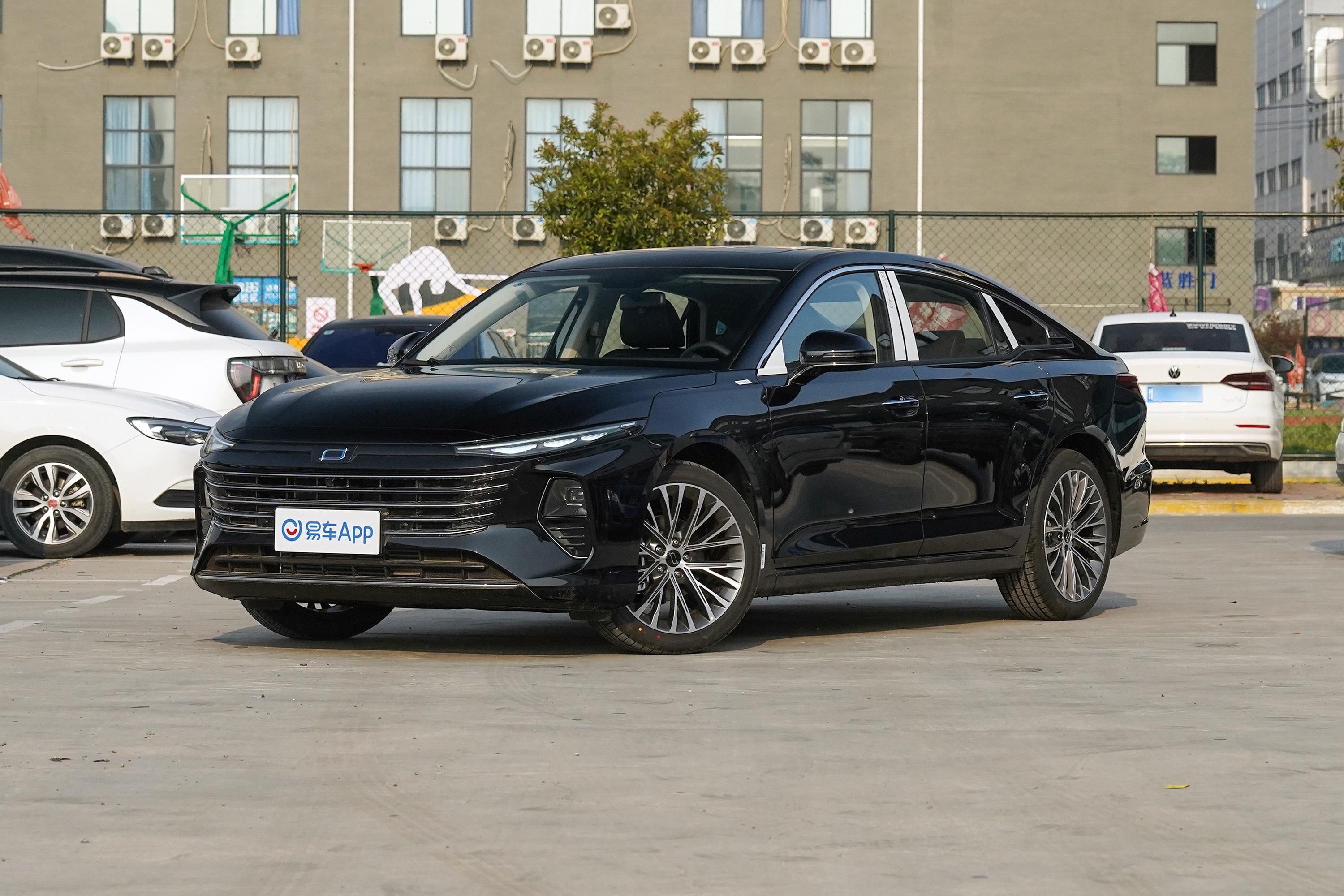 【奔腾B70龙腾版 1.5T 双离合领创型侧前45度车头向左水平图片-汽车图片大全】-易车