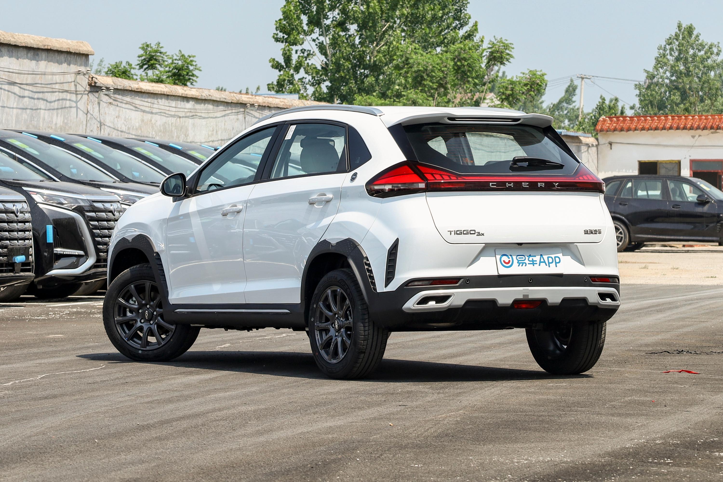 【瑞虎3x惠民版 1.5L CVT时尚型侧后45度车头向左水平图片-汽车图片大全】-易车