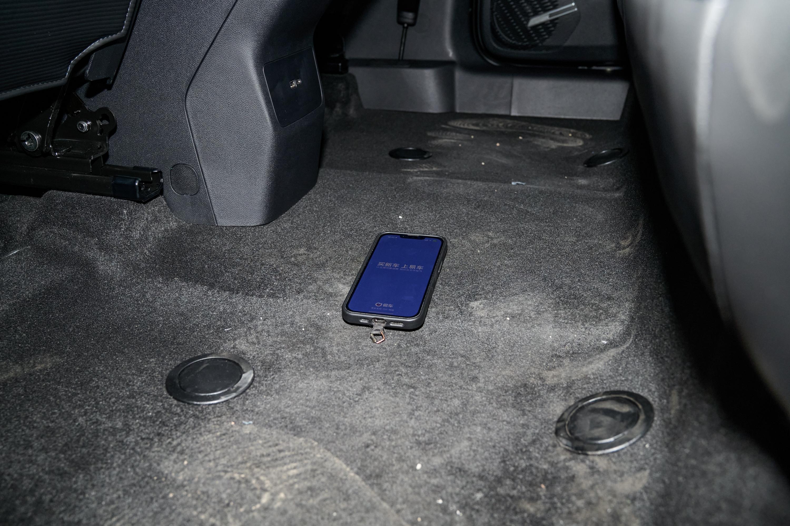 【别克E5515km 先锋Pro版后排地板中间位置图片-汽车图片大全】-易车