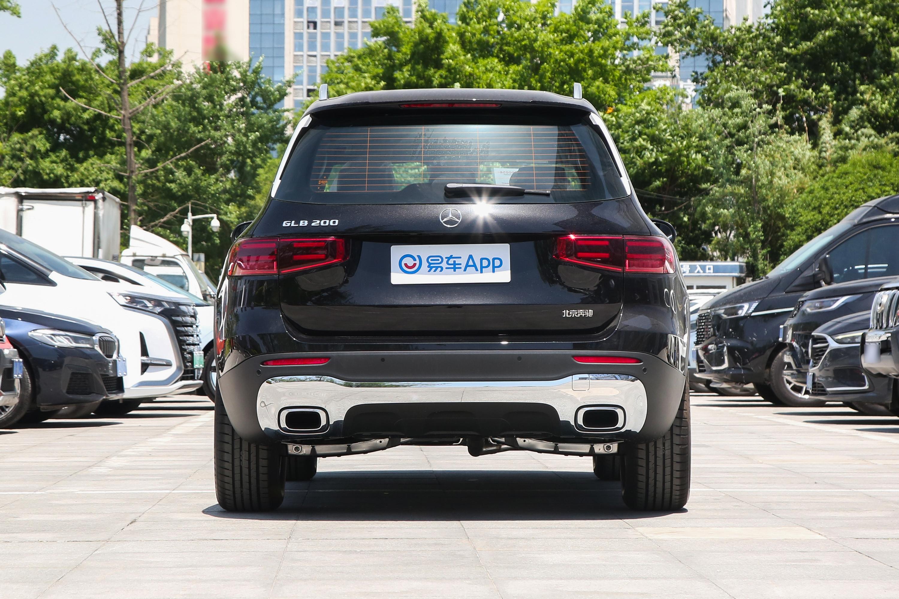 【奔驰GLB改款 GLB 200 动感型 5座正后水平图片-汽车图片大全】-易车