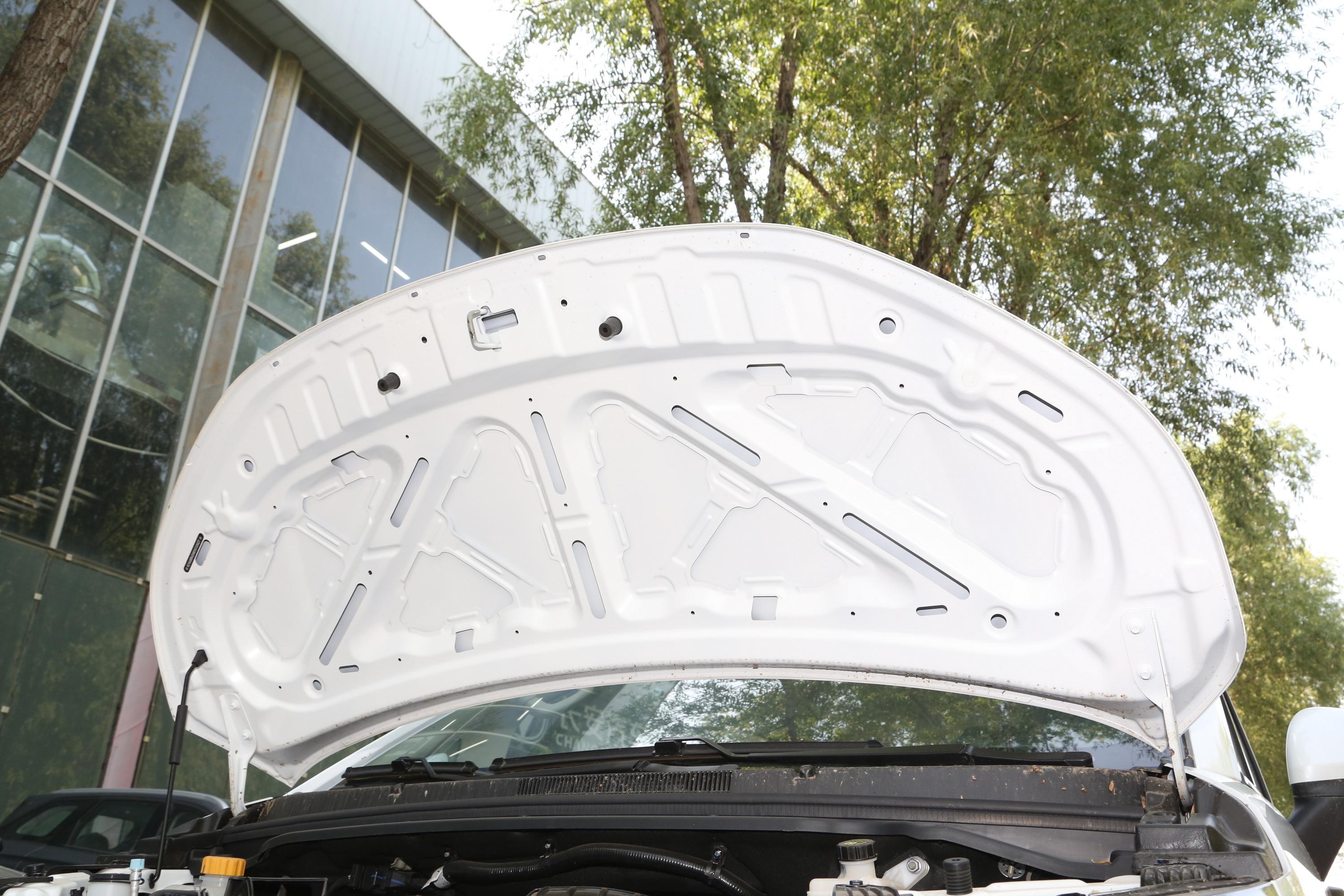 【锐胜王牌M72.0L 手动长轴舒适型 7座 CNG发动机舱盖内侧图片-汽车图片大全】-易车