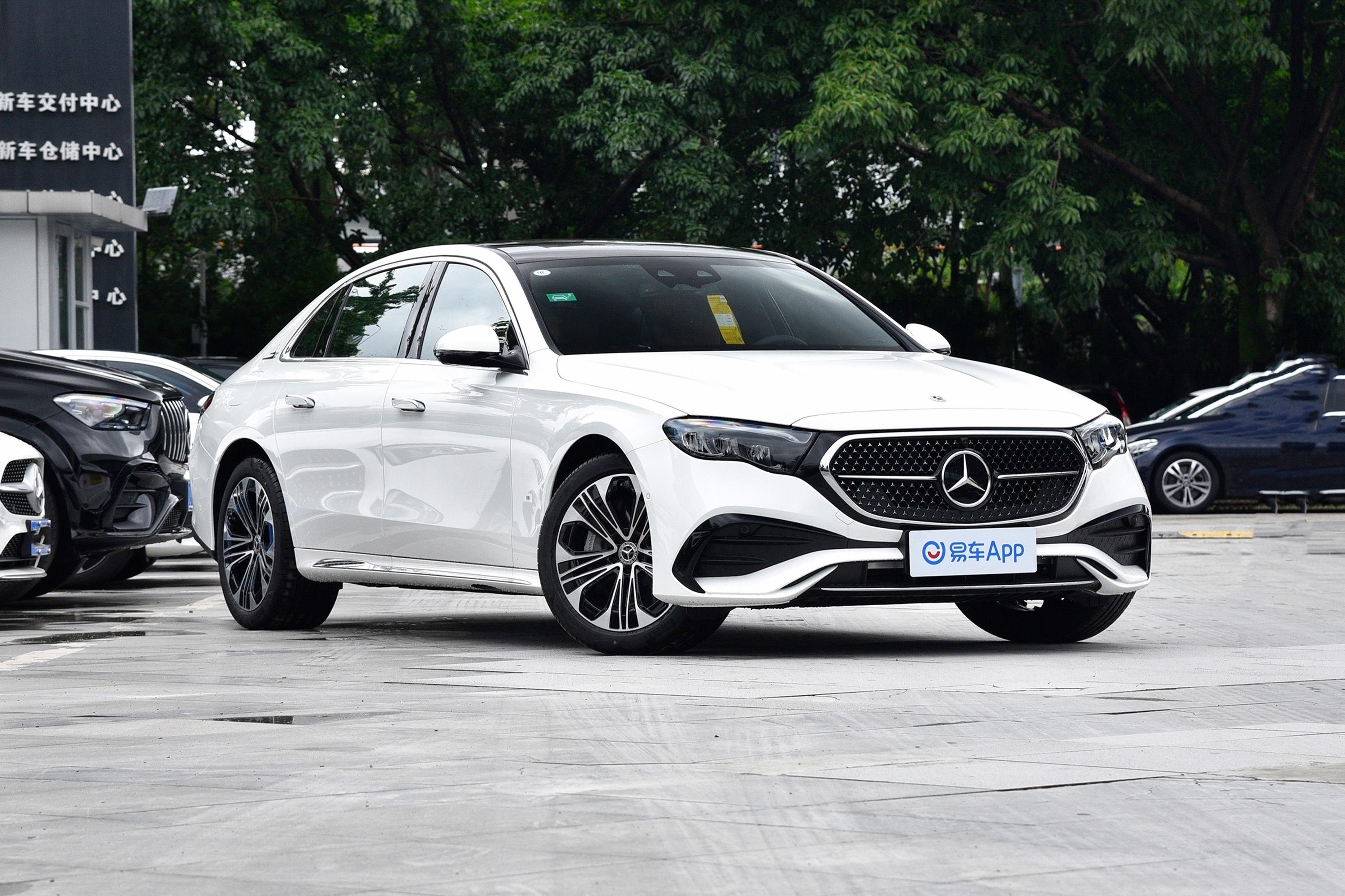 【奔驰E级 插电混动E 350 e L 插电式混合动力运动轿车侧前45度车头向右水平图片-汽车图片大全】-易车