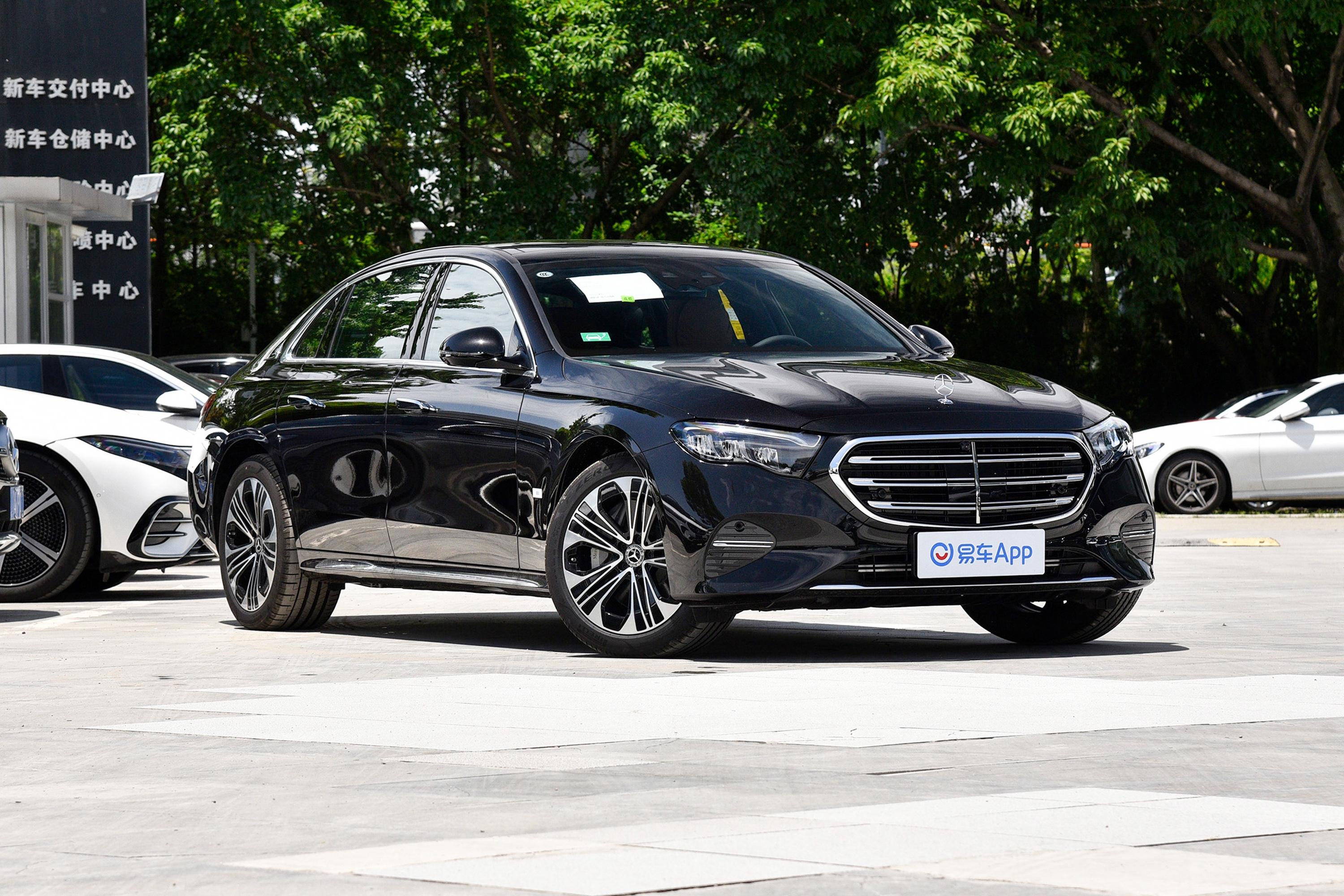 【奔驰E级 插电混动E 350 e L 插电式混合动力轿车侧前45度车头向右水平图片-汽车图片大全】-易车