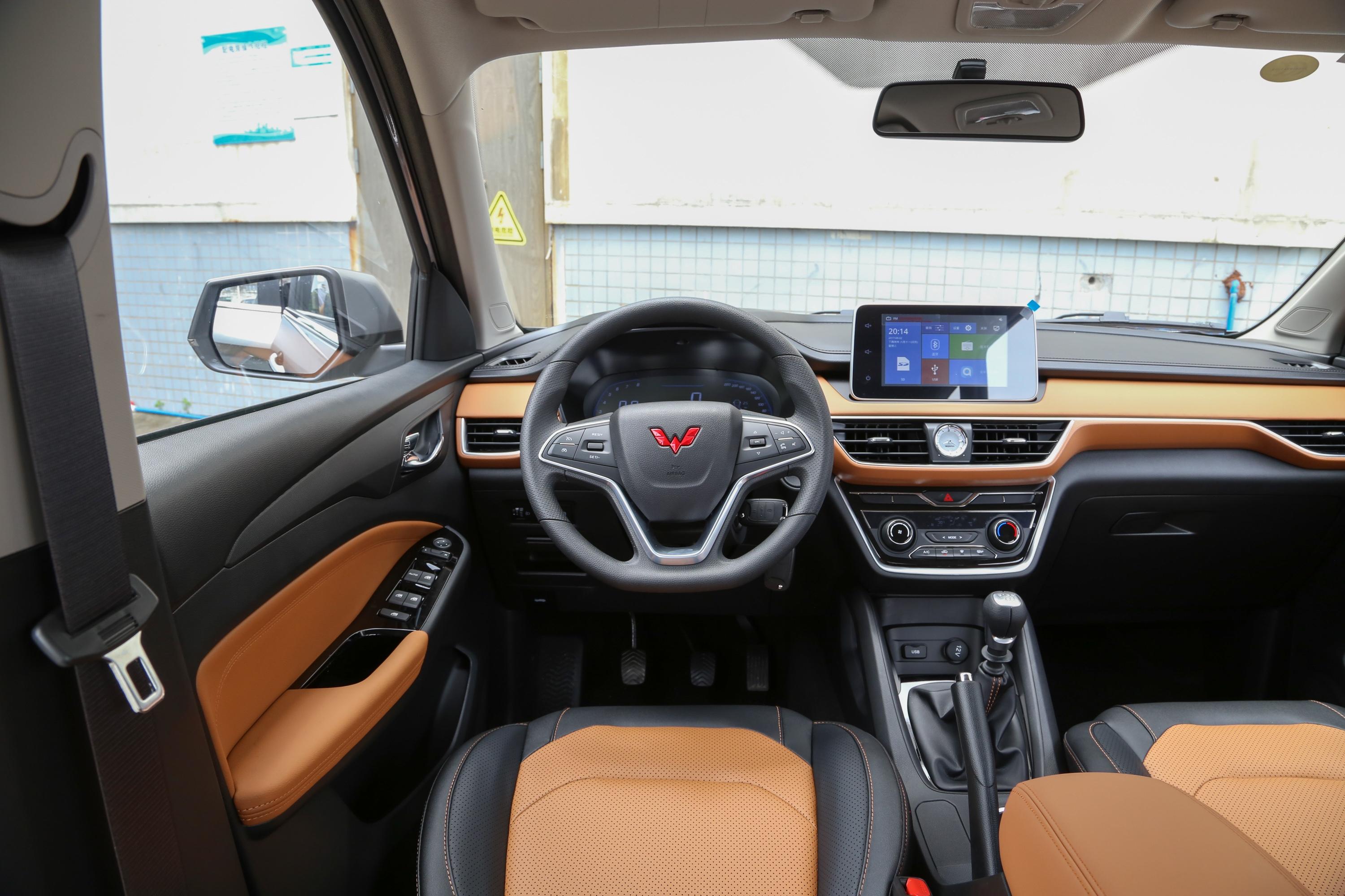 【五菱宏光S31.5L 豪华型驾驶位区域图片-汽车图片大全】-易车