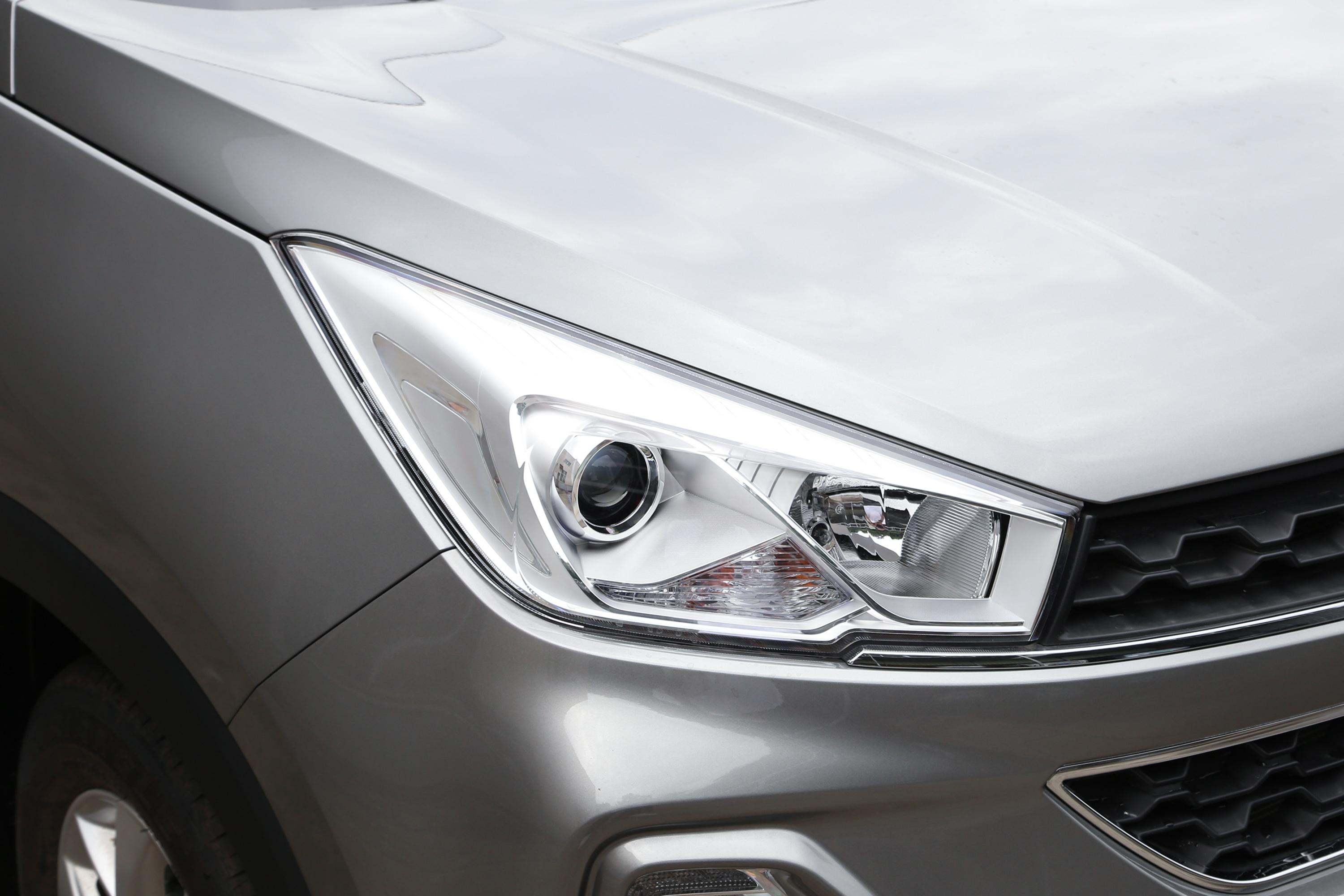 【五菱宏光S31.5L 豪华型大灯侧45度俯拍图片-汽车图片大全】-易车