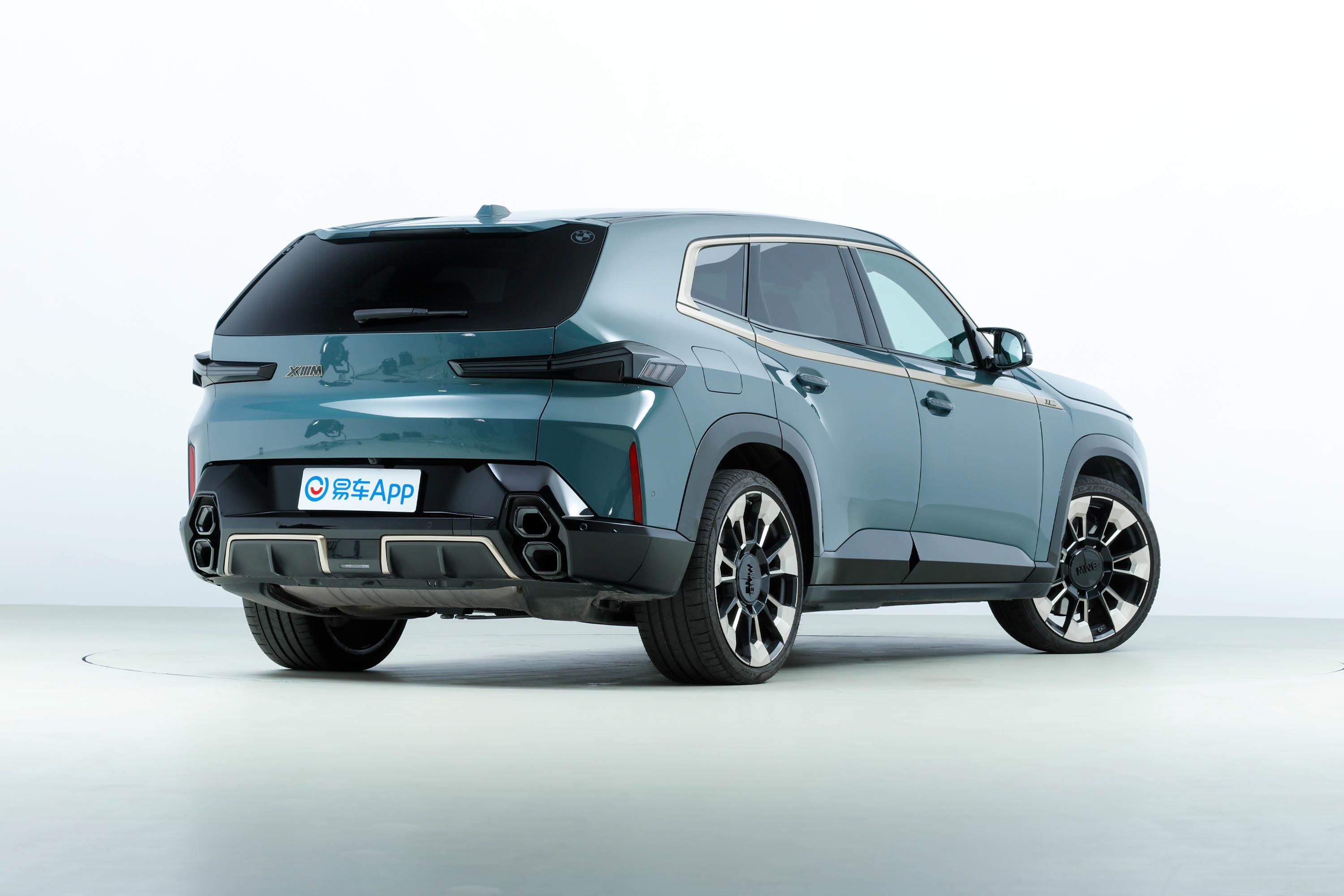 【宝马XM4.4T 78km 标准版侧后45度车头向右水平图片-汽车图片大全】-易车