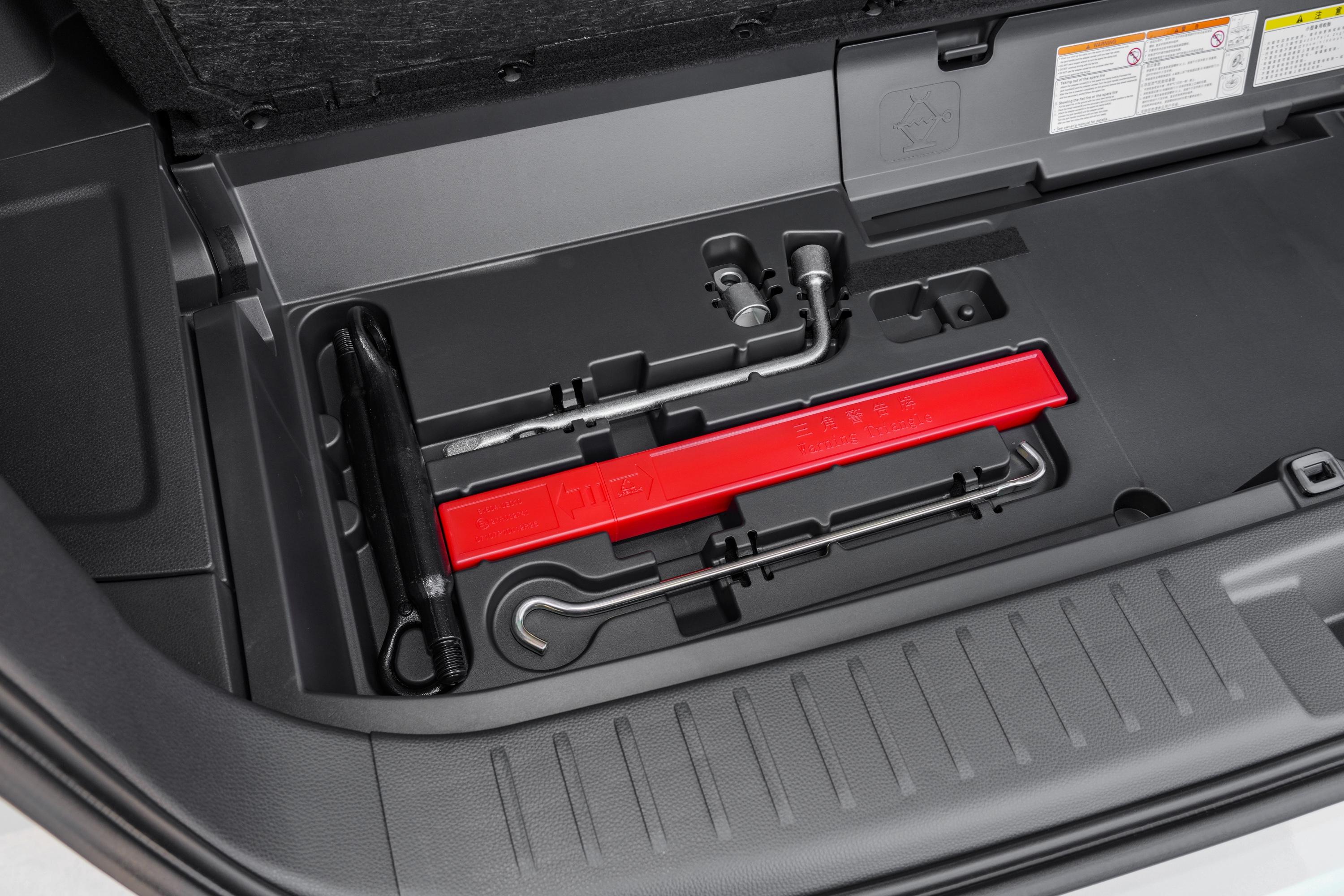 【汉兰达380T 四驱尊贵版 7座随车工具图片-汽车图片大全】-易车