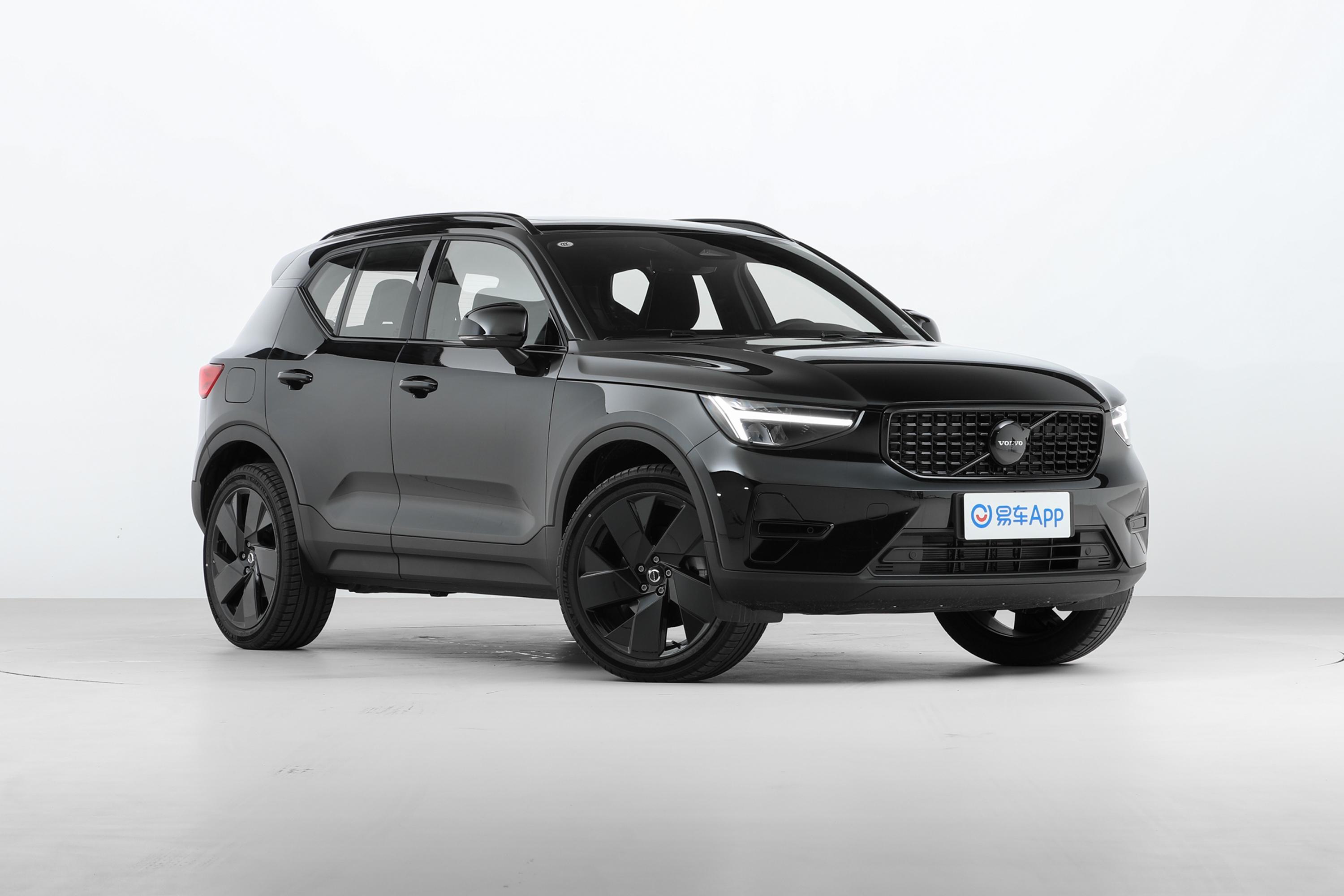 【沃尔沃XC40B4 四驱智远极夜黑版侧前45度车头向右水平图片-汽车图片大全】-易车