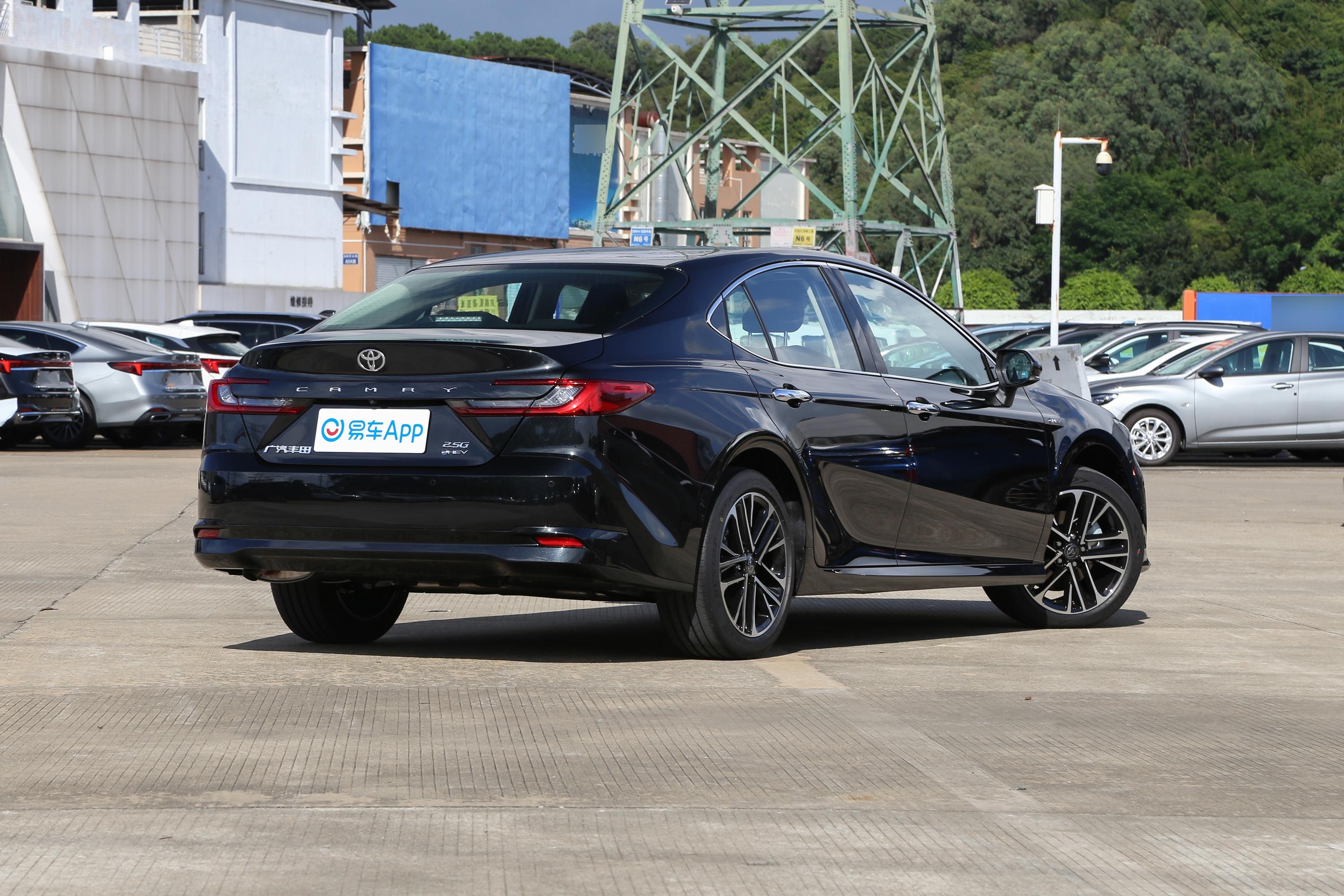 【凯美瑞双擎 2.5HG 尊贵版侧后45度车头向右水平图片-汽车图片大全】-易车