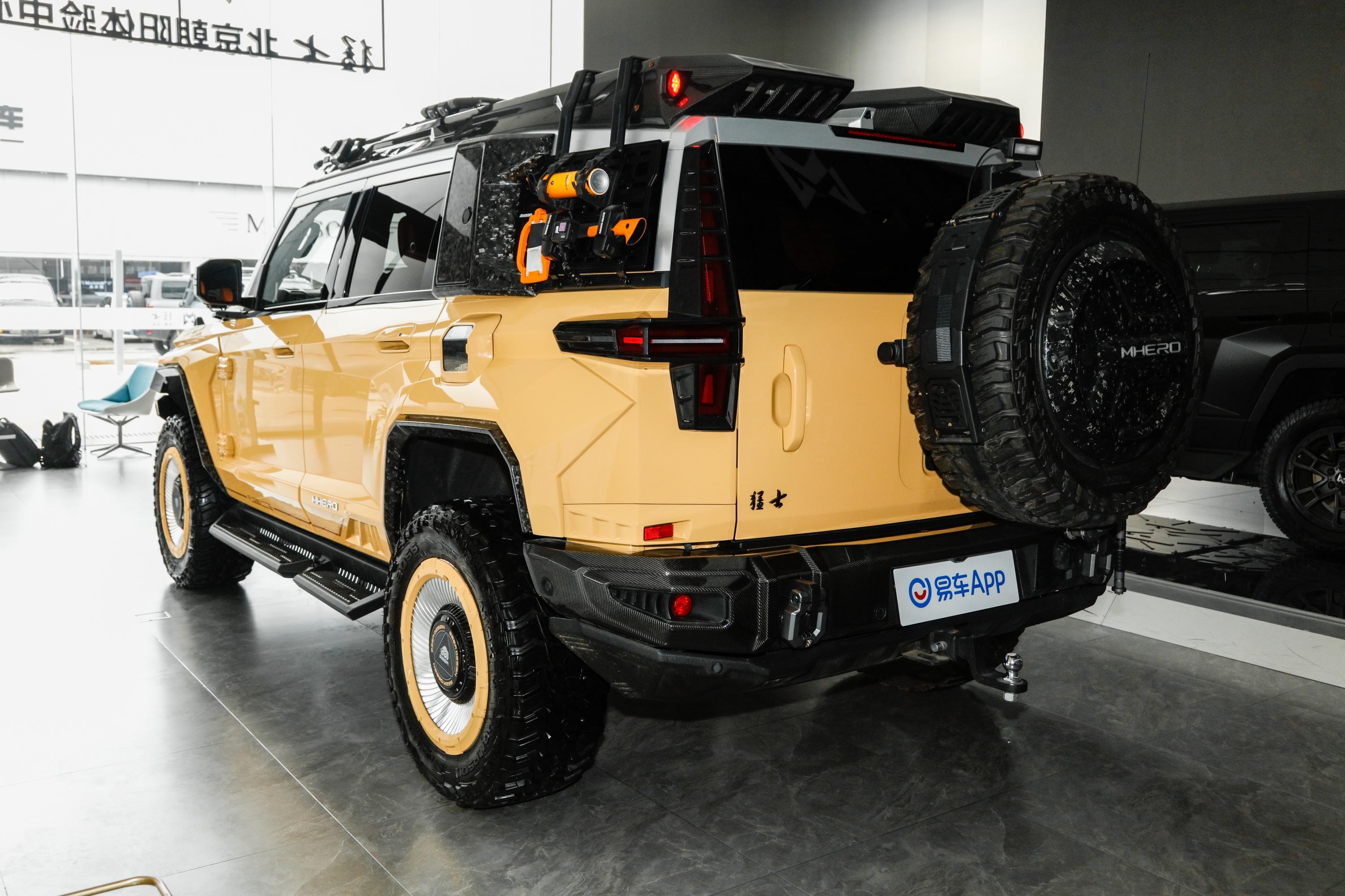 【猛士917增程版 161km 蛟龙战甲侧后45度车头向左水平图片-汽车图片大全】-易车