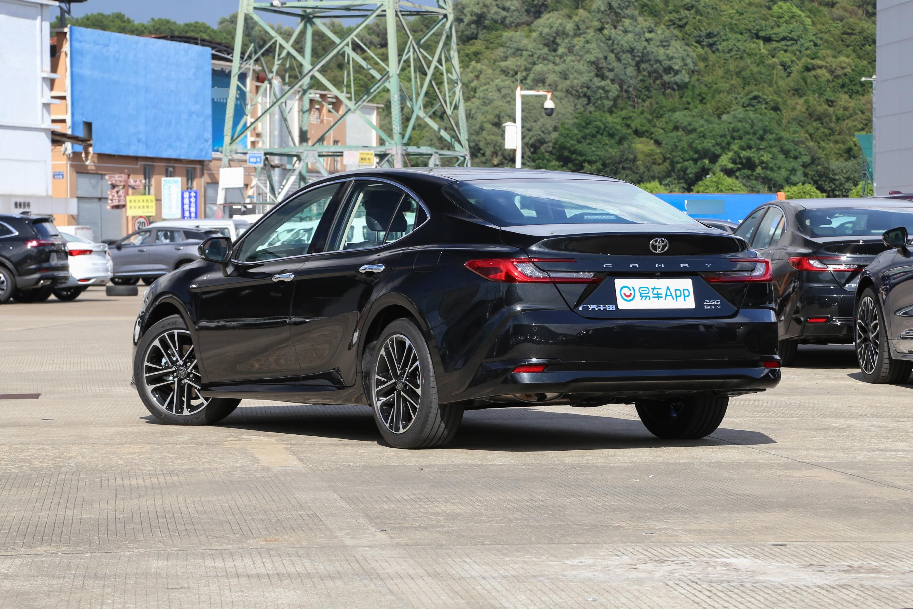 【凯美瑞双擎 2.5HG 尊贵版侧后45度车头向左水平图片-汽车图片大全】-易车