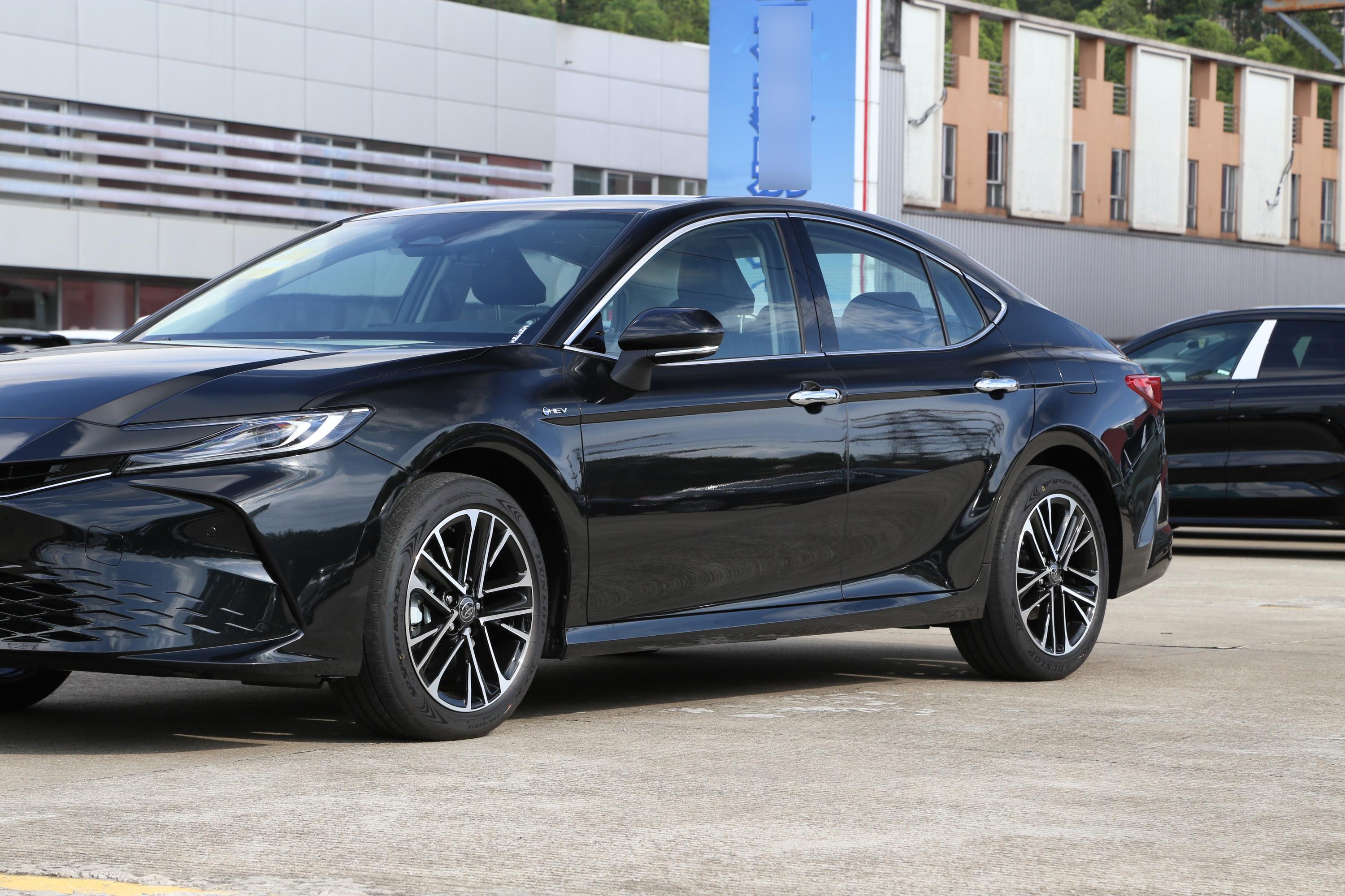 【凯美瑞双擎 2.5HG 尊贵版外观细节图片-汽车图片大全】-易车