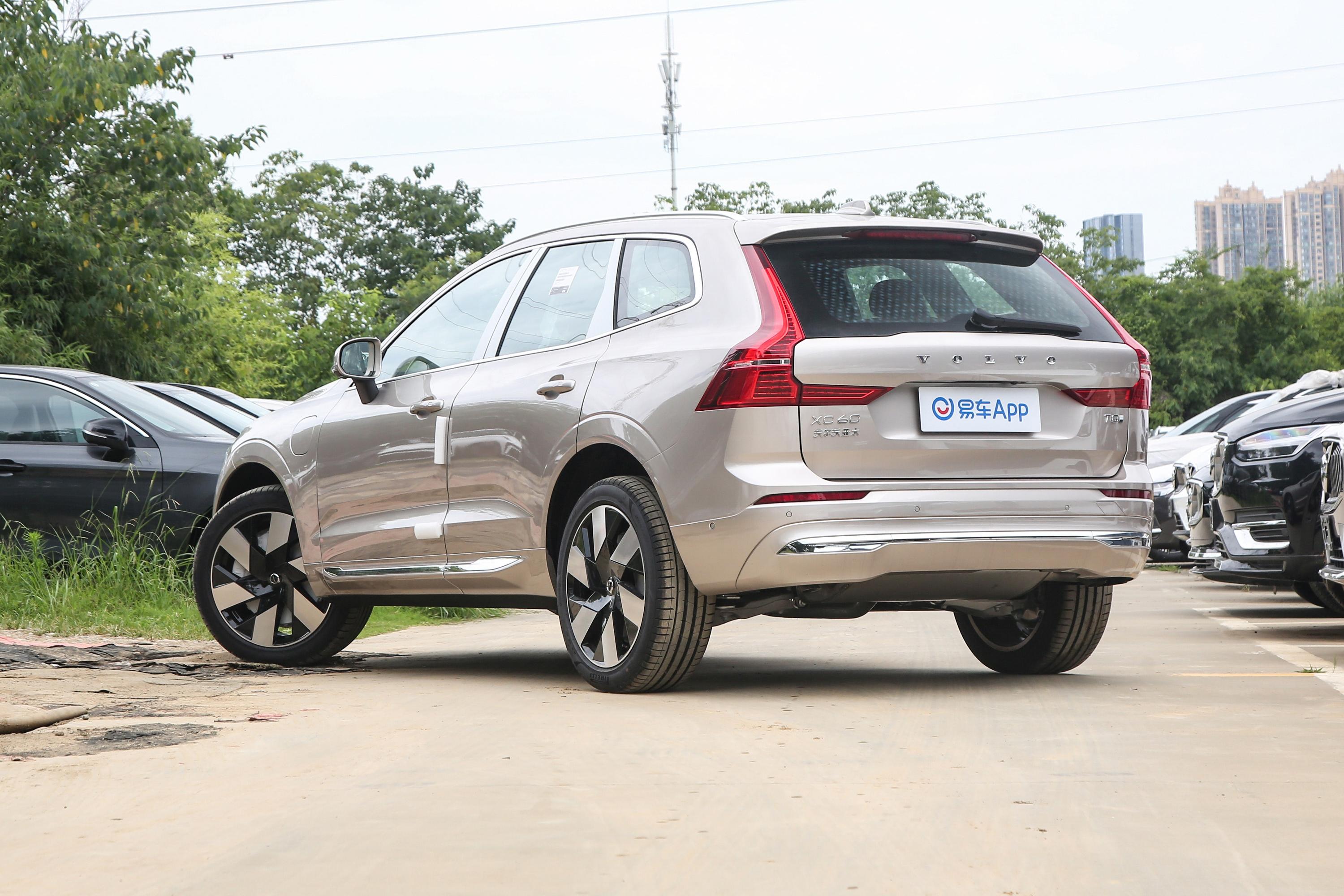 【沃尔沃XC60 插电混动2.0T 64km 长续航智远豪华版侧后45度车头向左水平图片-汽车图片大全】-易车