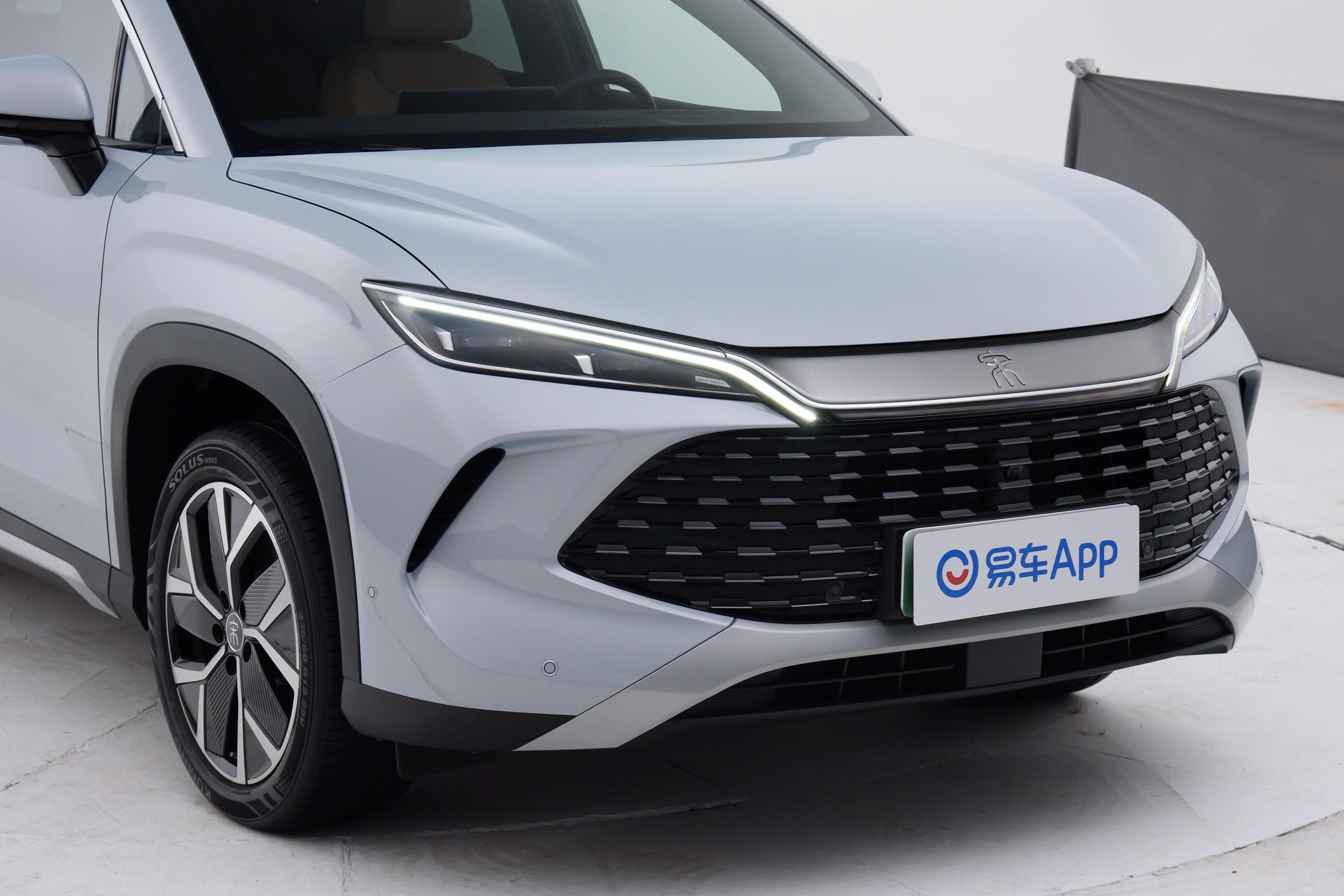 【宋LDM-i 1.5L 160km 卓越型前格栅侧俯拍图片-汽车图片大全】-易车