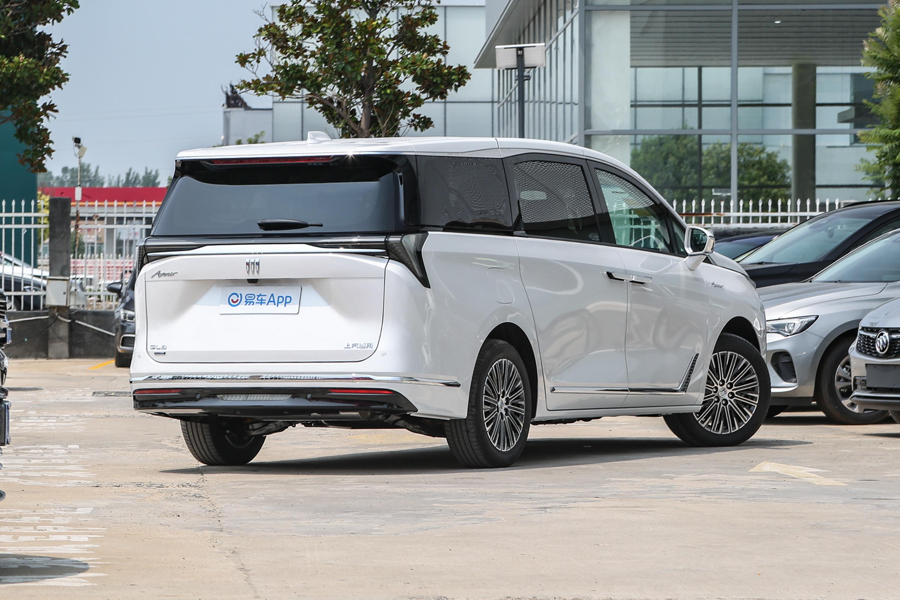 【别克GL8 插电混动陆尊 1.5T 138km 智享版 7座侧后45度车头向右水平图片-汽车图片大全】-易车