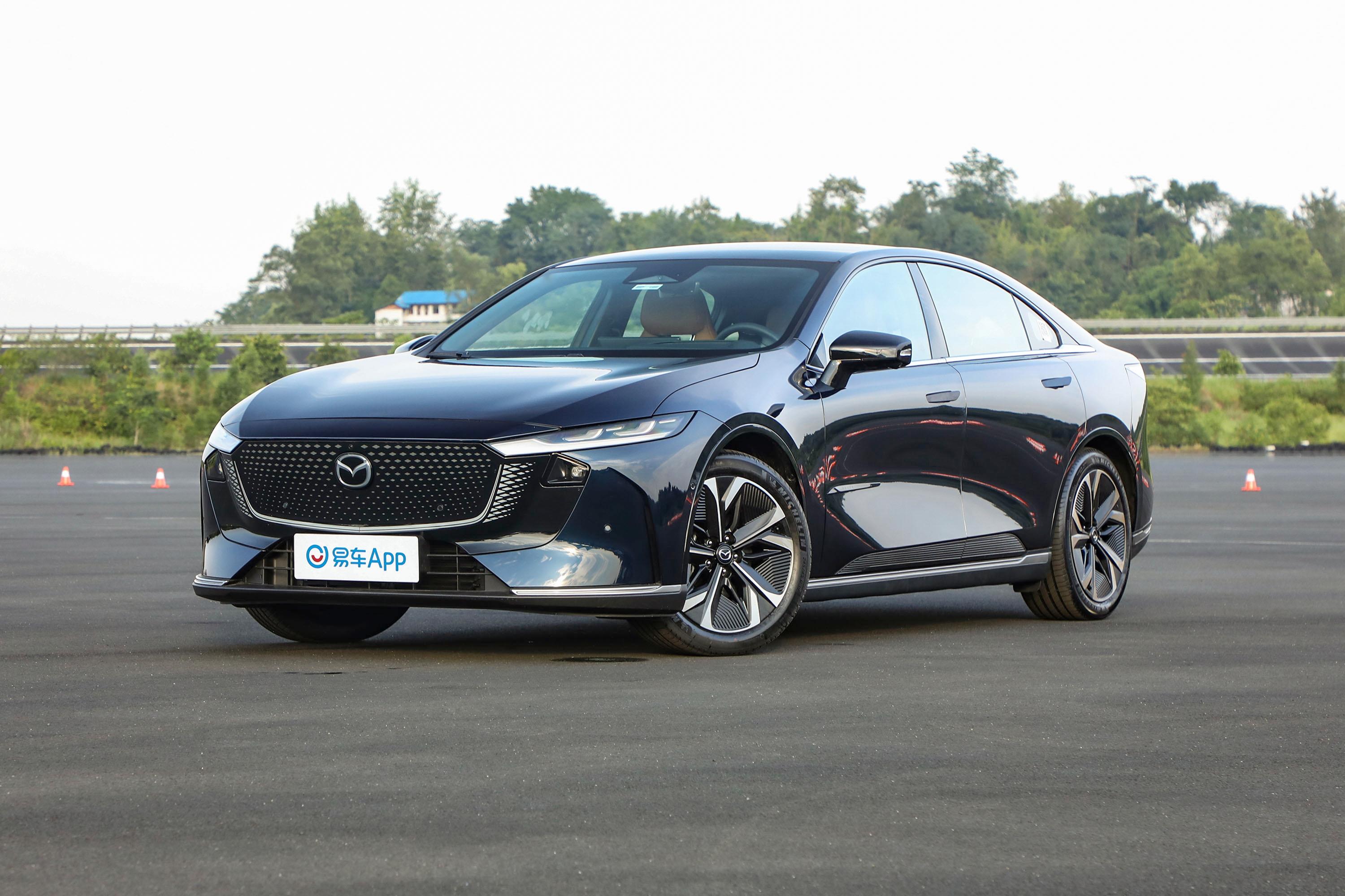 【马自达EZ-6纯电版 600km 智尊版侧前45度车头向左水平图片-汽车图片大全】-易车