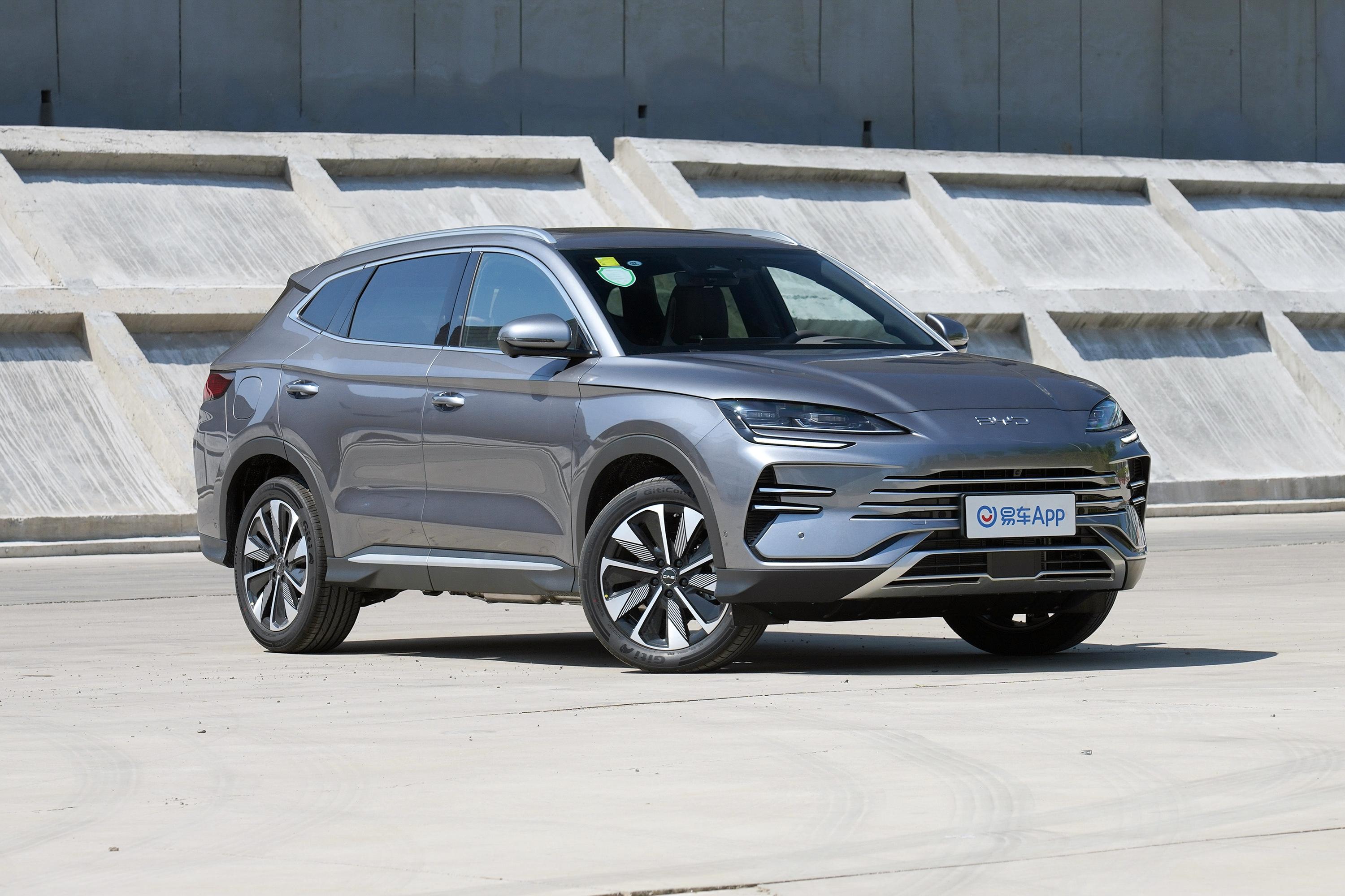 【宋PLUS新能源DM-i 1.5L 160km 旗舰PLUS侧前45度车头向右水平图片-汽车图片大全】-易车