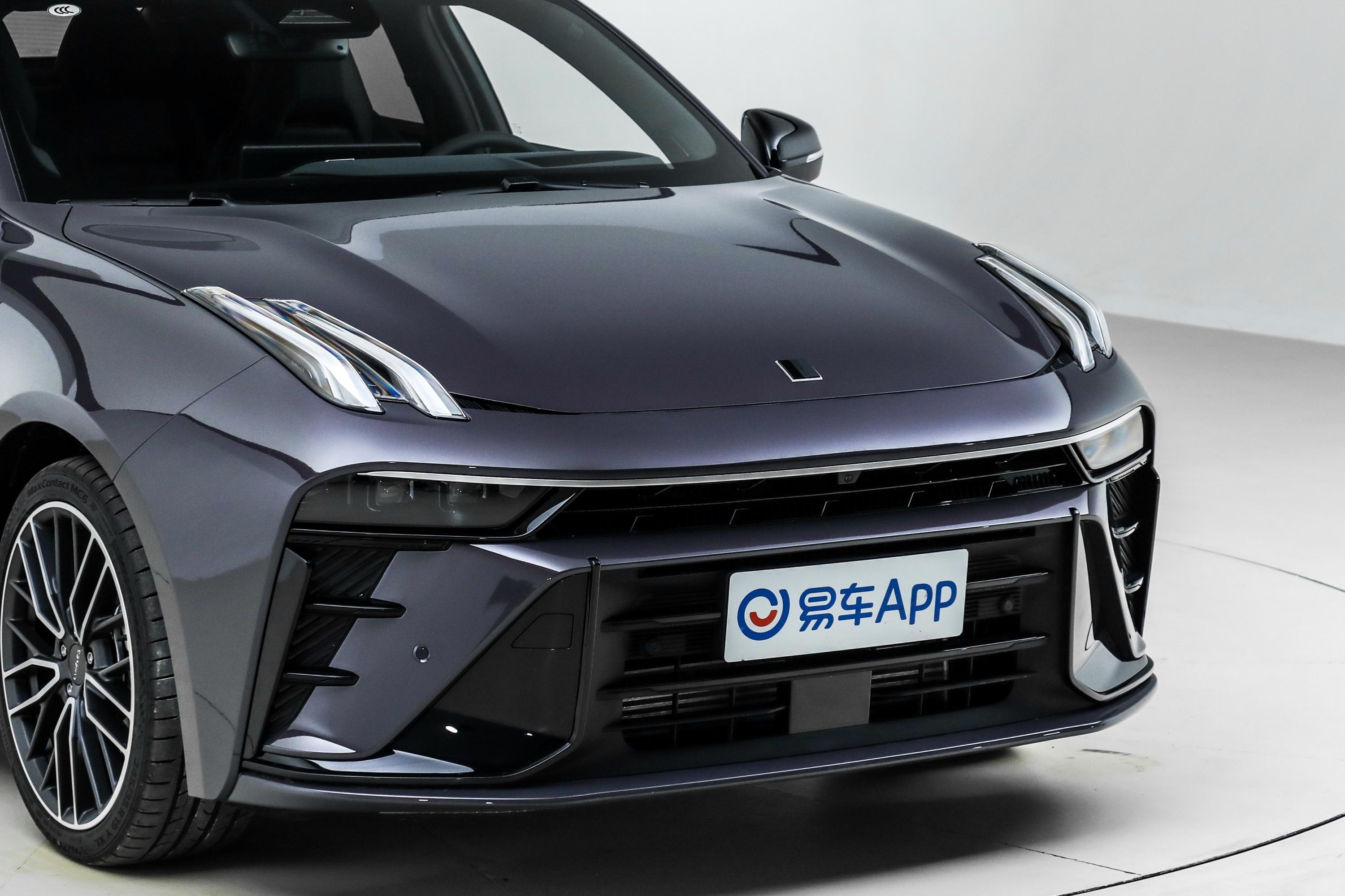 【领克03冠军版 2.0T 双离合两驱Pro 5座前格栅侧俯拍图片-汽车图片大全】-易车