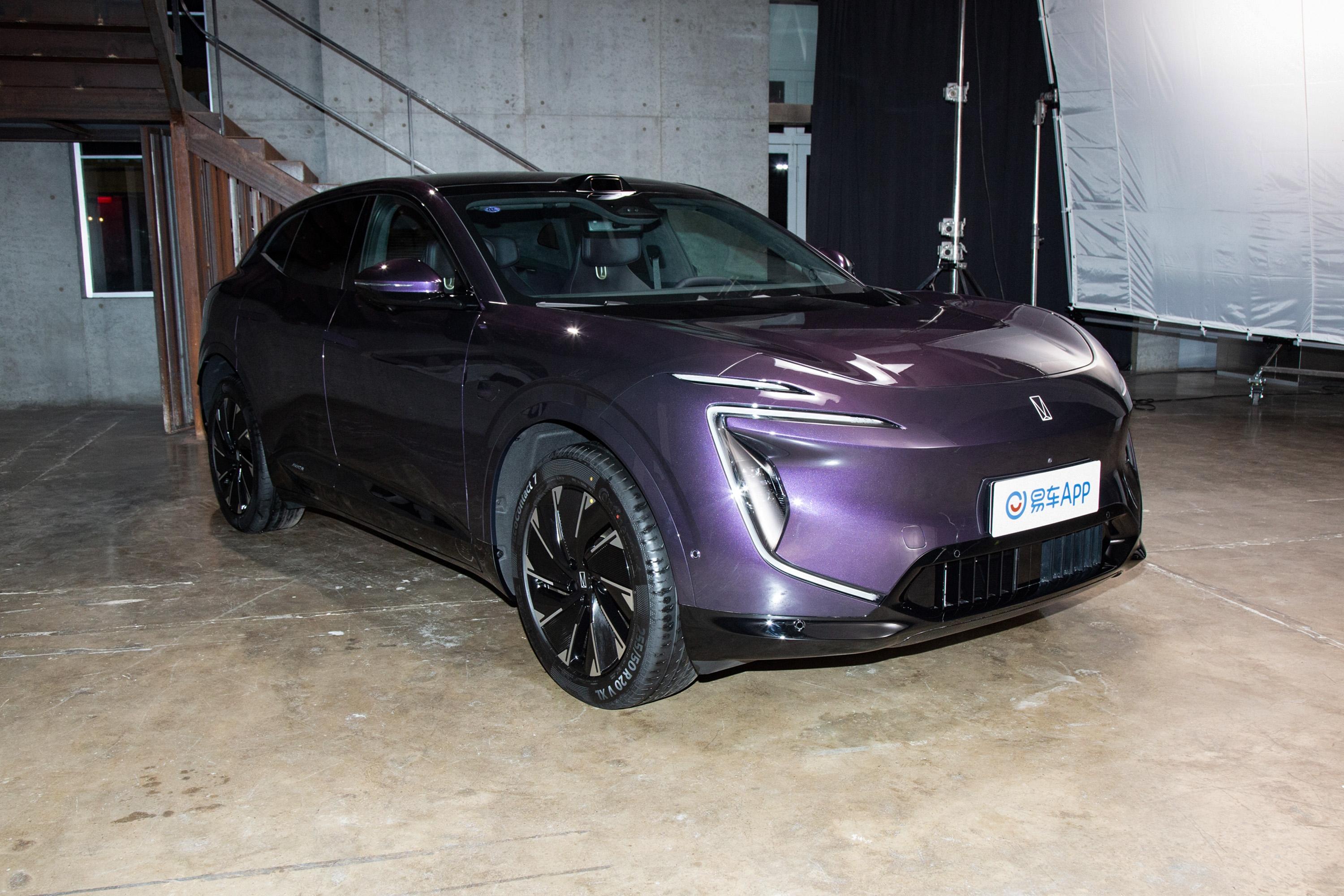 【阿维塔07纯电版 650km 后驱Max侧前45度车头向右水平图片-汽车图片大全】-易车