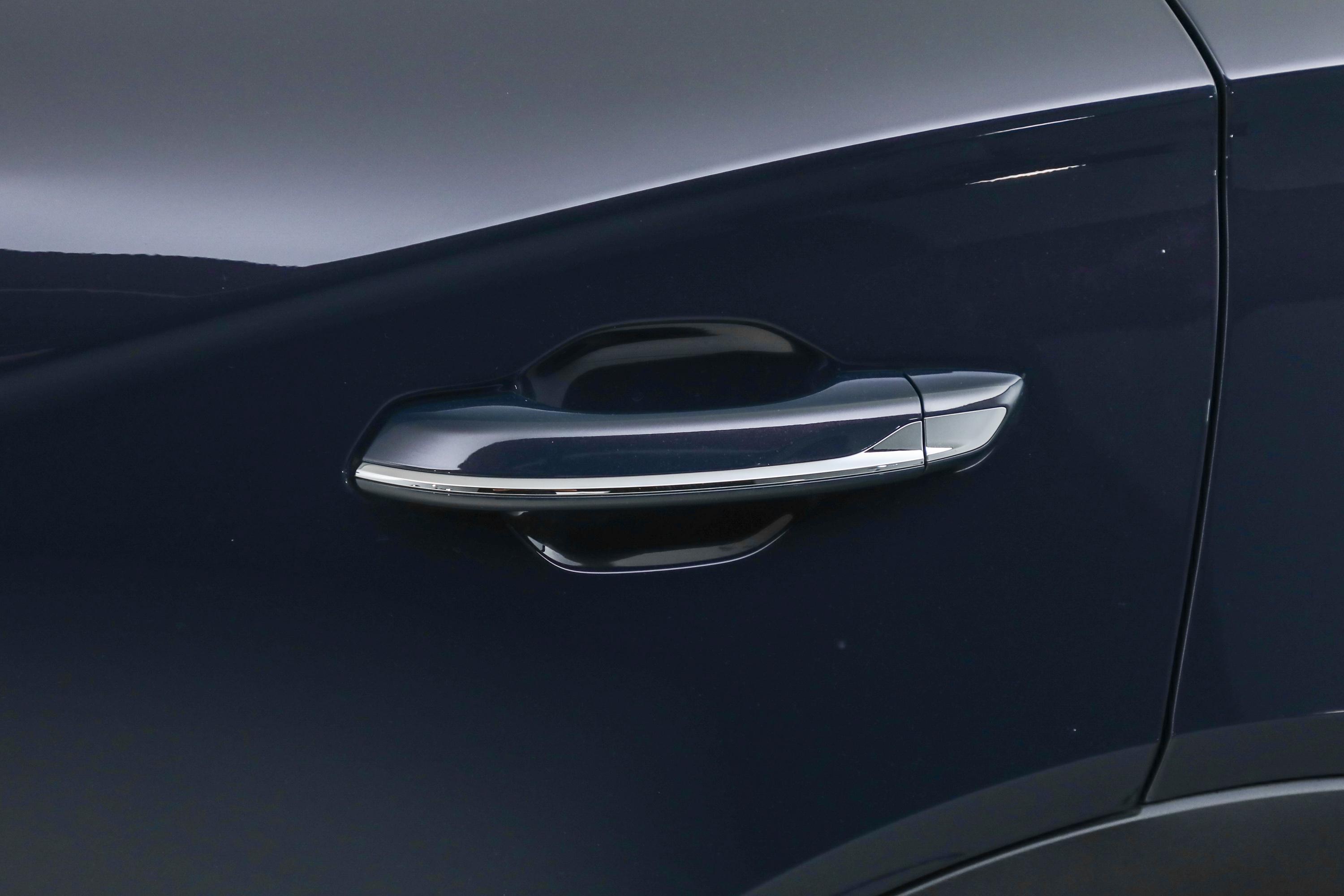 【红旗HS7 PHEV2.0T 100km 四驱旗领版 6座驾驶员侧后门把手图片-汽车图片大全】-易车