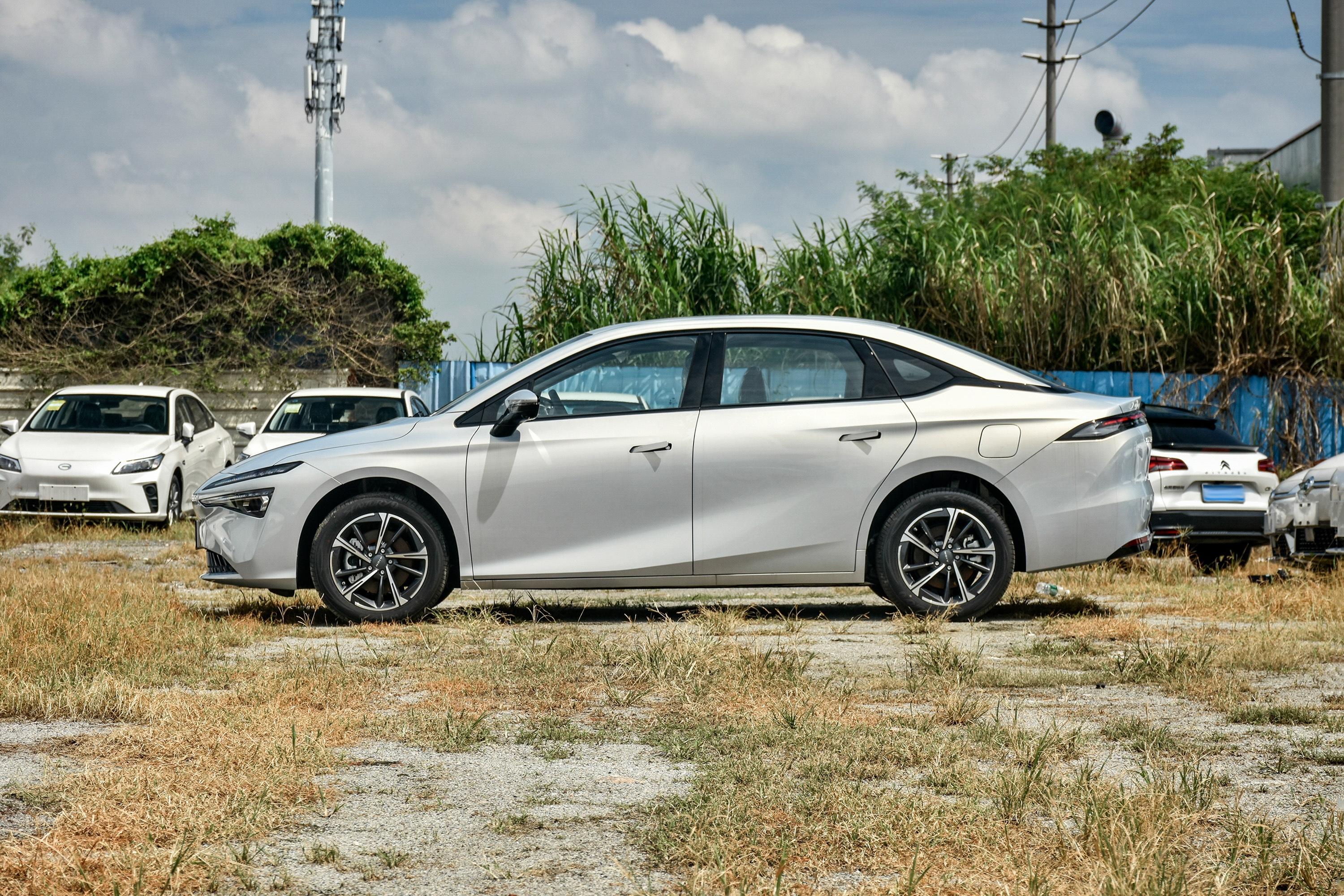 【AION SMAX 505km 70 星意版正侧车头向左水平图片-汽车图片大全】-易车