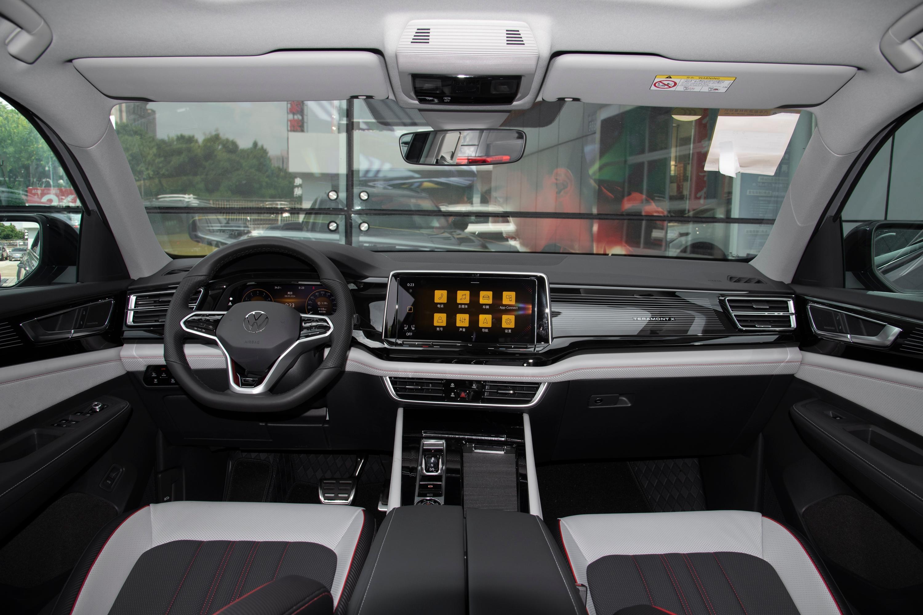 【途昂途昂X 出众款 530 V6 四驱龙祥版内饰全景正拍图片-汽车图片大全】-易车