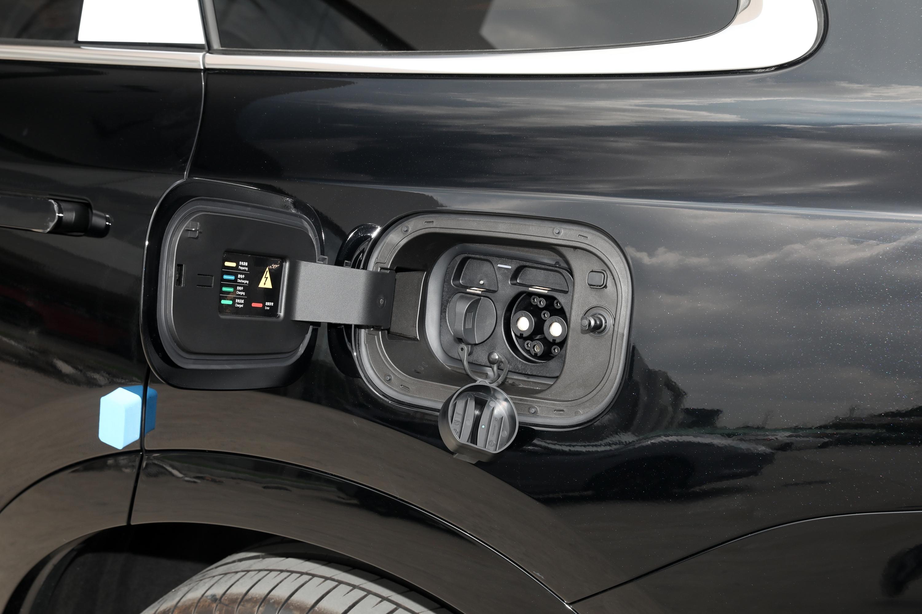 【问界M71.5T 230km 后驱Pro智驾版 5座快充充电口图片-汽车图片大全】-易车