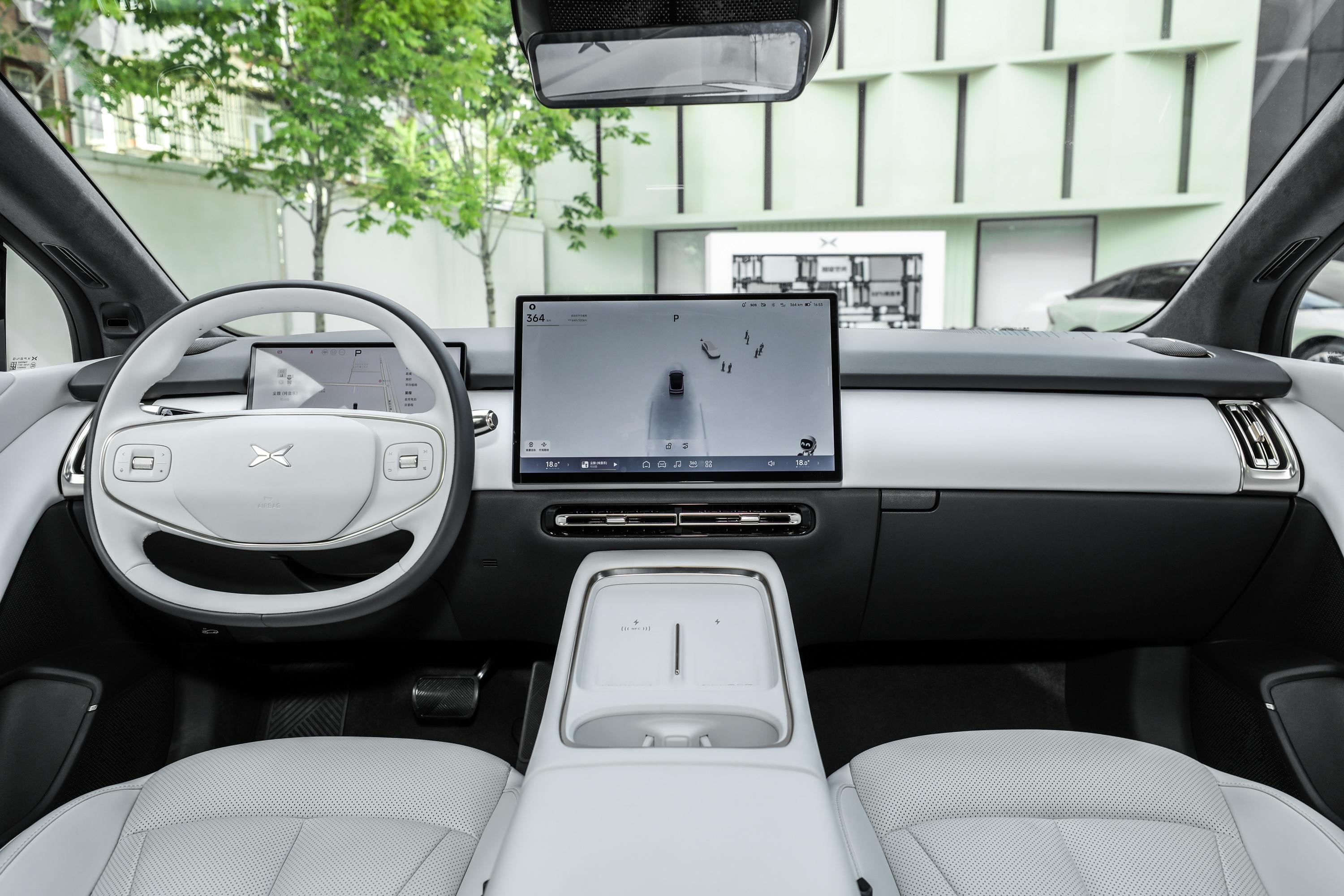 【小鹏P7+725km 超长续航 Max中控台整体图片-汽车图片大全】-易车