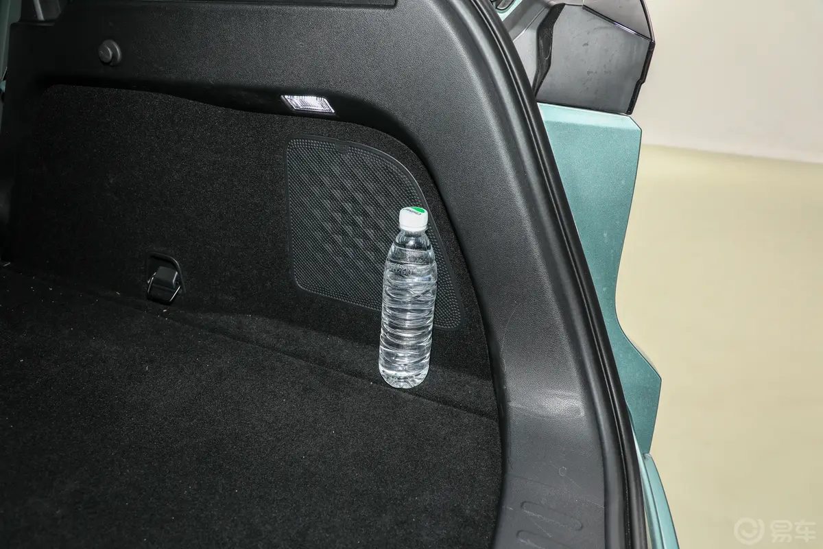 【深蓝S07增程版 215km 215Max乾崑智驾ADS SE版后备厢图片-汽车图片大全】-易车