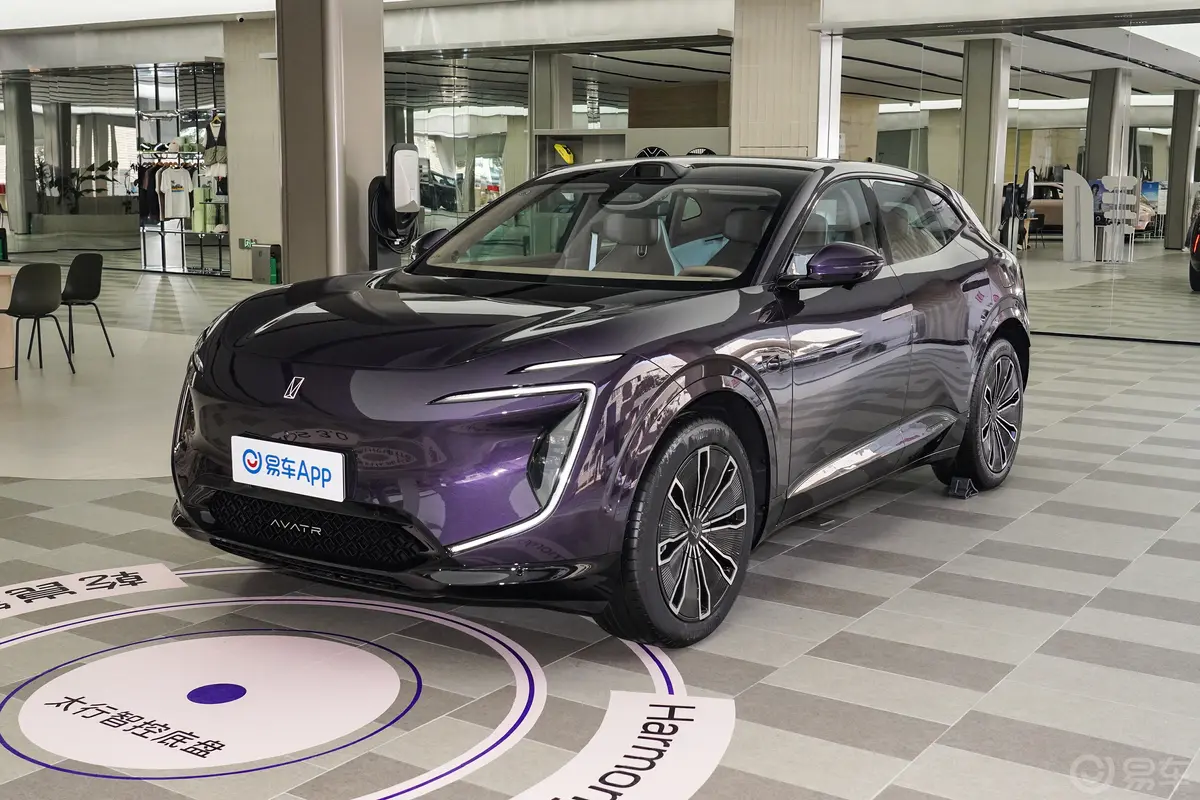 【阿维塔07增程版 230km 后驱Max侧前45度车头向左水平图片-汽车图片大全】-易车