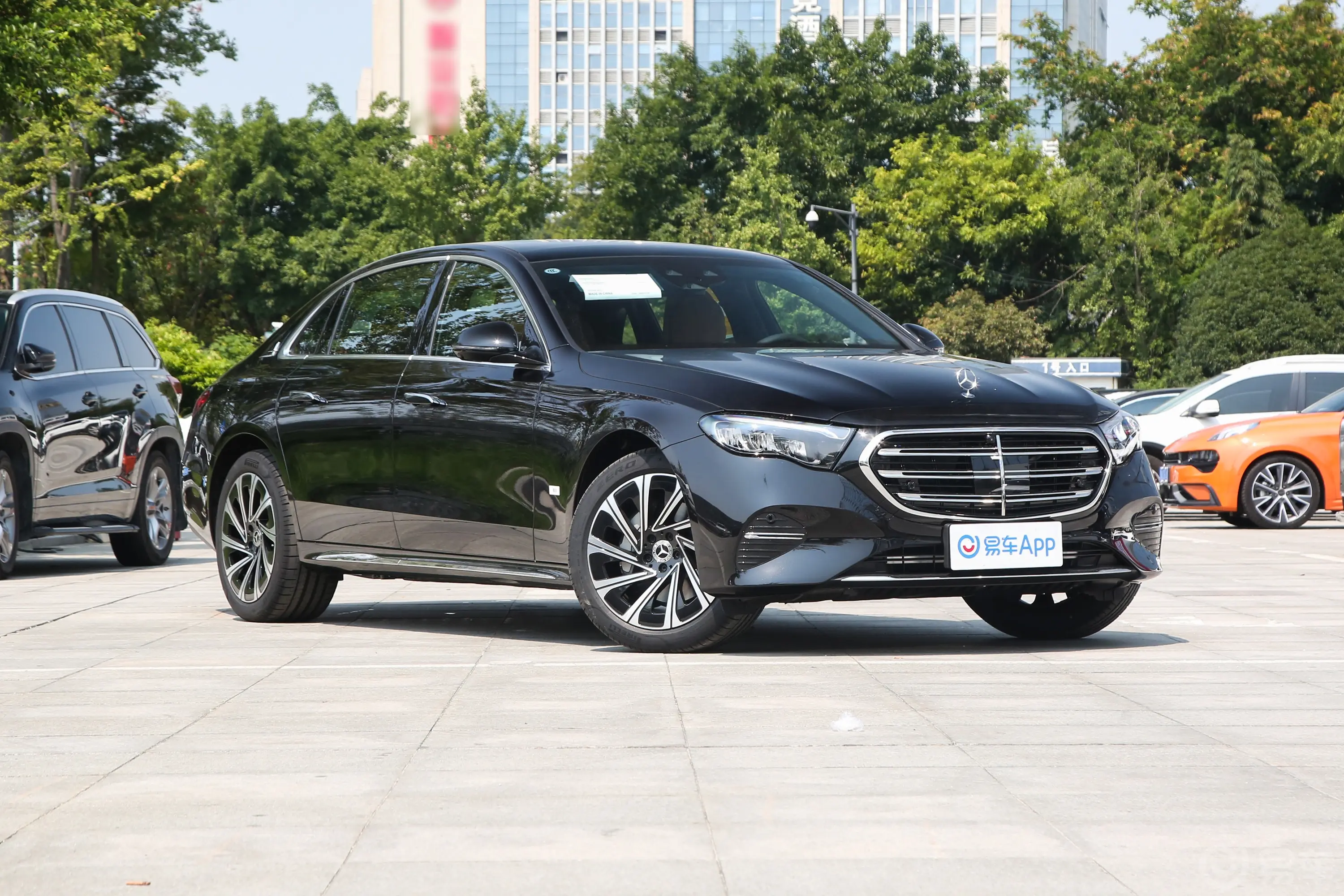 【奔驰E级E 300 L 豪华型侧前45度车头向右水平图片-汽车图片大全】-易车