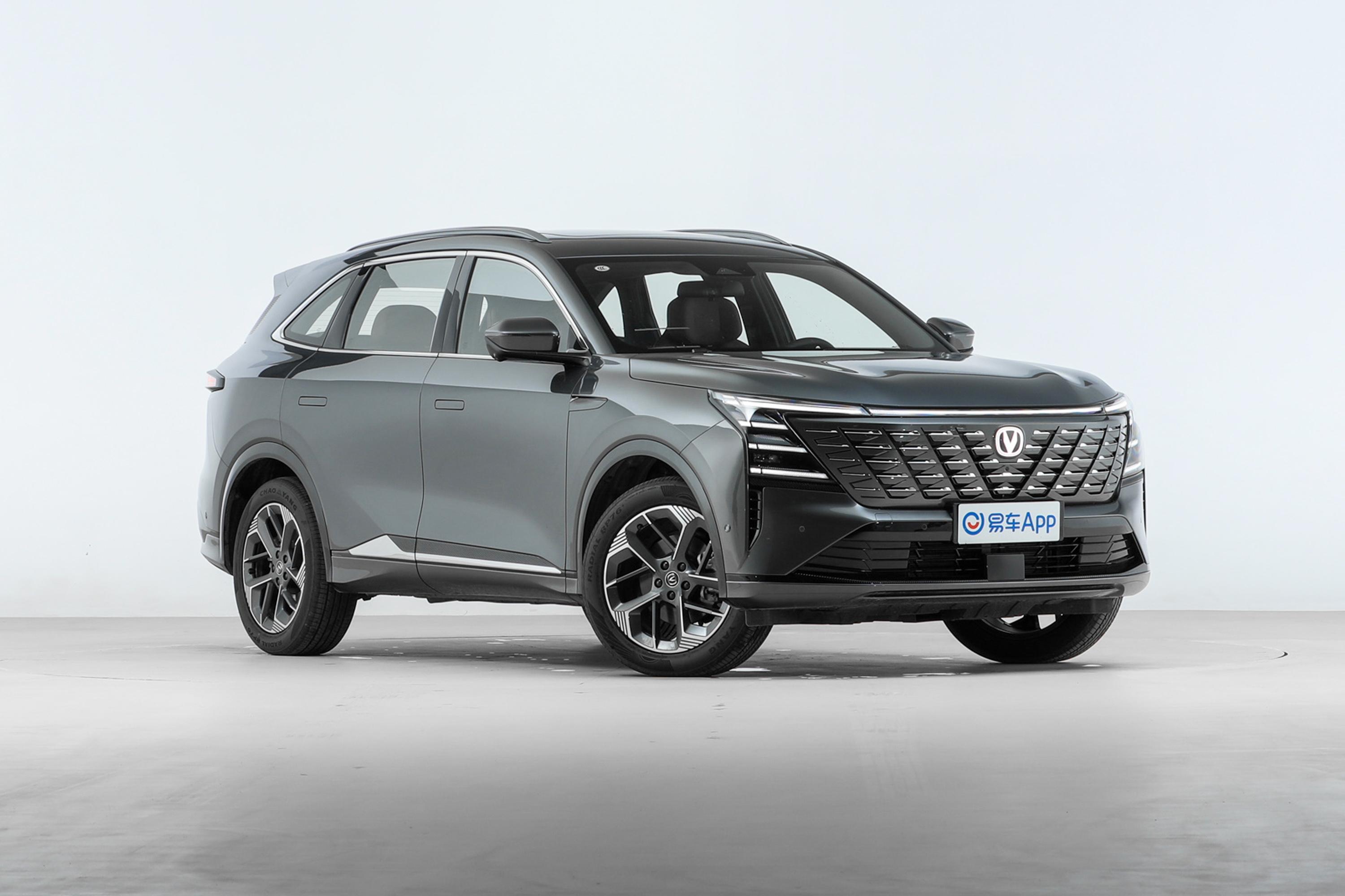 【长安CS75PLUS第四代 1.5T 新蓝鲸智慧旗舰型侧前45度车头向右水平图片-汽车图片大全】-易车