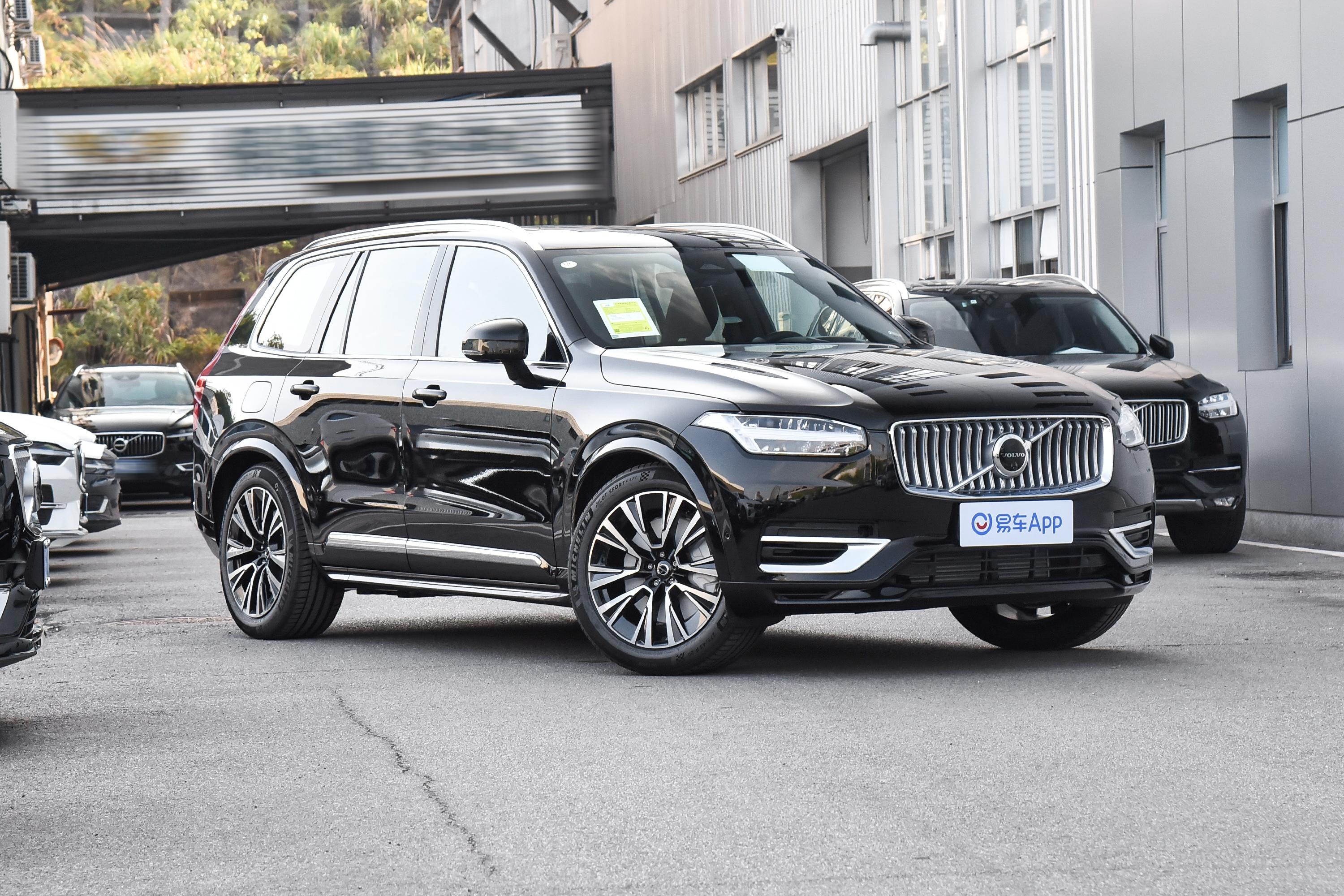 【沃尔沃XC90 插电混动2.0T 62km 长续航智尊豪华版侧前45度车头向右水平图片-汽车图片大全】-易车