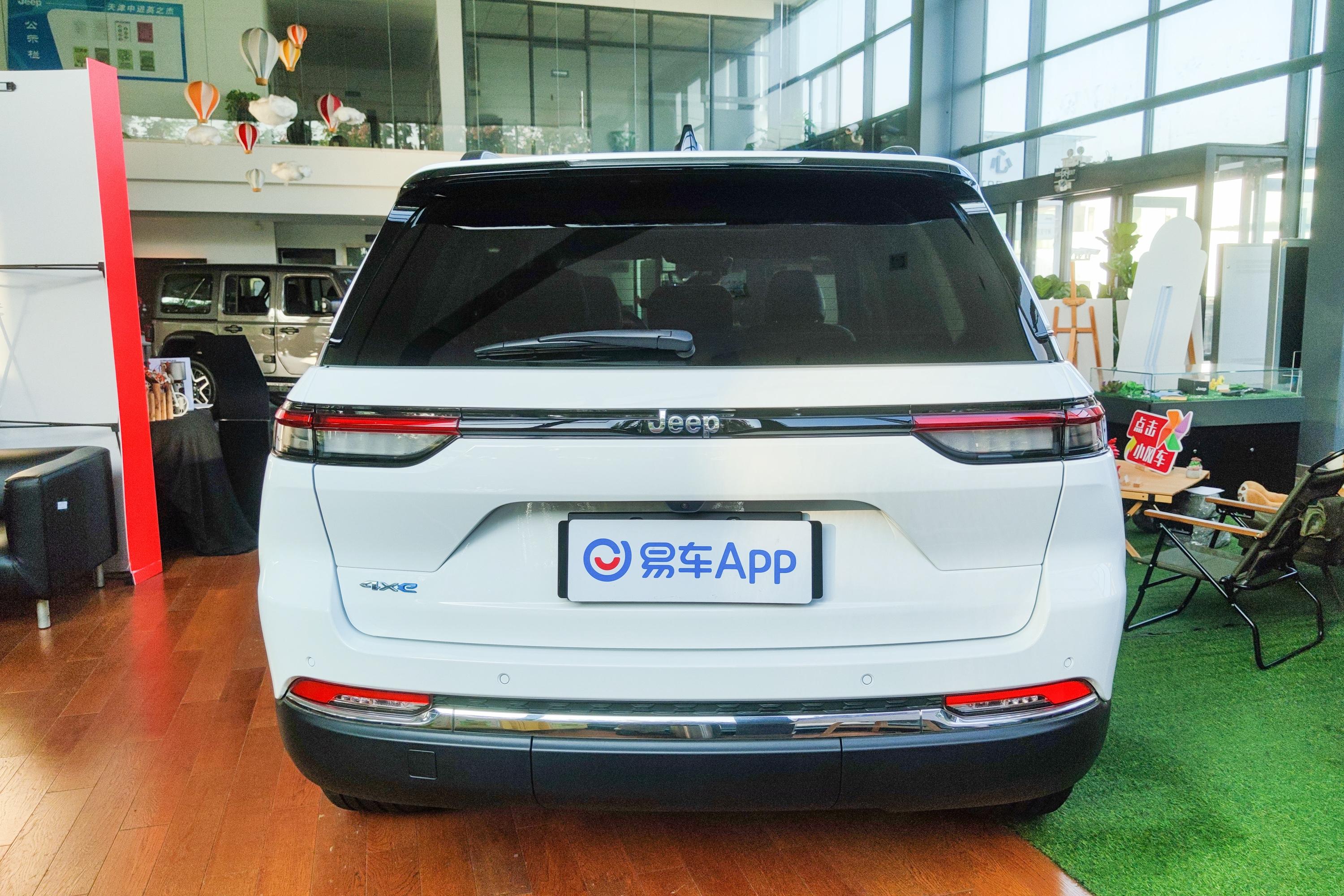 【大切诺基4xe2.0T 47km 高峰版正后水平图片-汽车图片大全】-易车