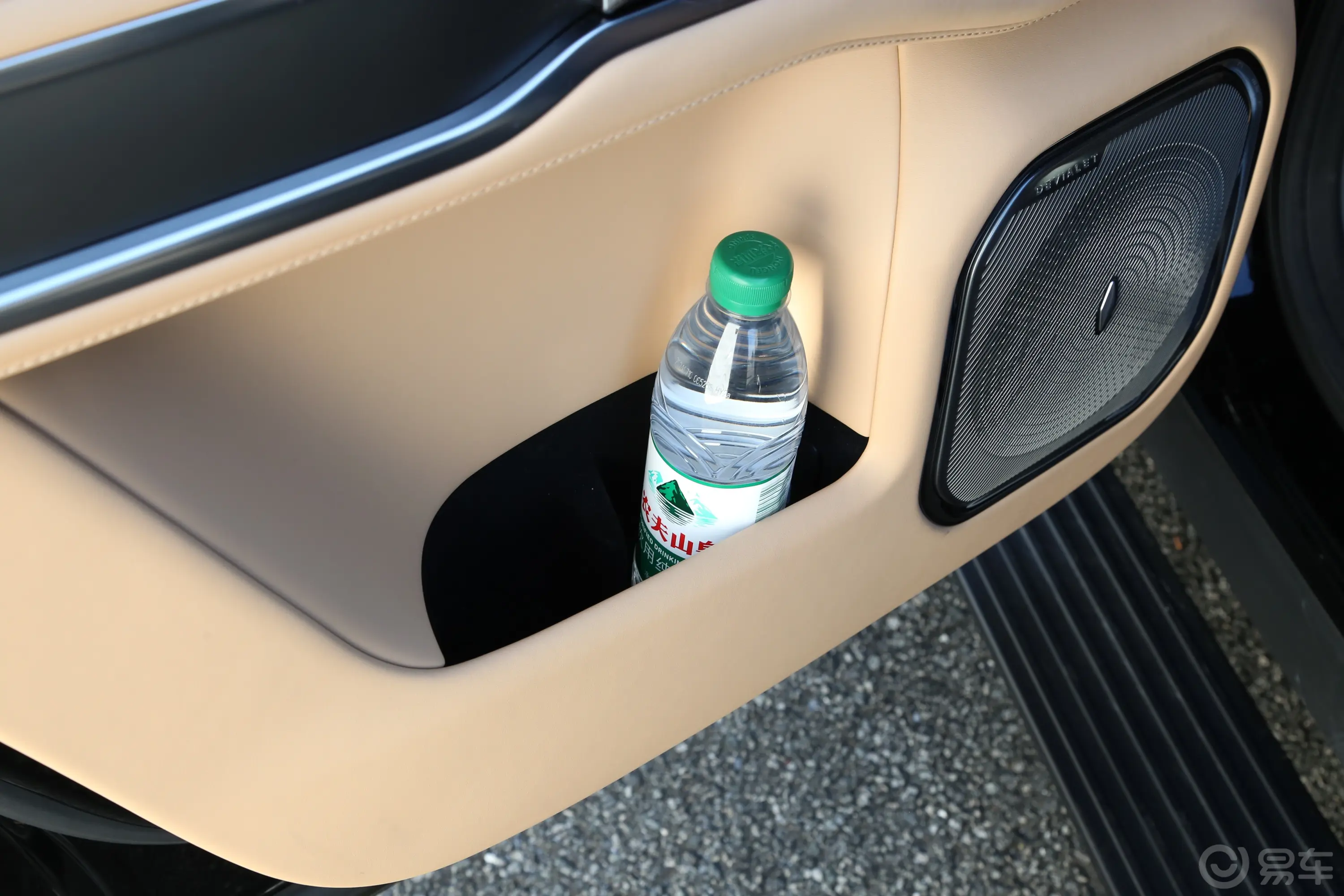 【豹82.0T 智勇旗舰版 7座后排功能图片-汽车图片大全】-易车