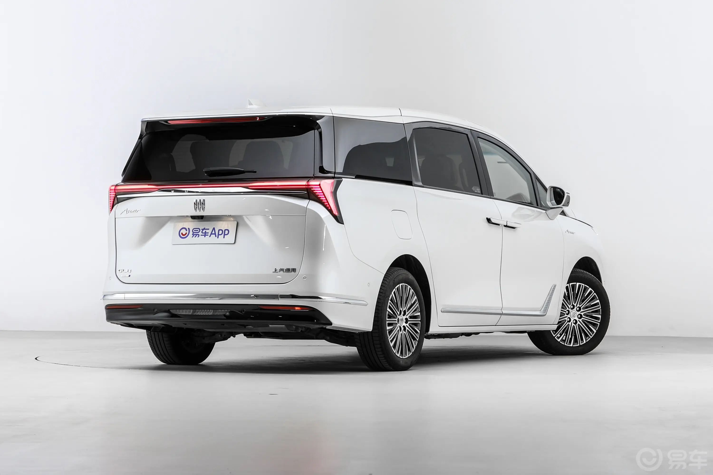 【别克GL8 插电混动陆尊 1.5T 138km 奢享版 7座侧后45度车头向右水平图片-汽车图片大全】-易车