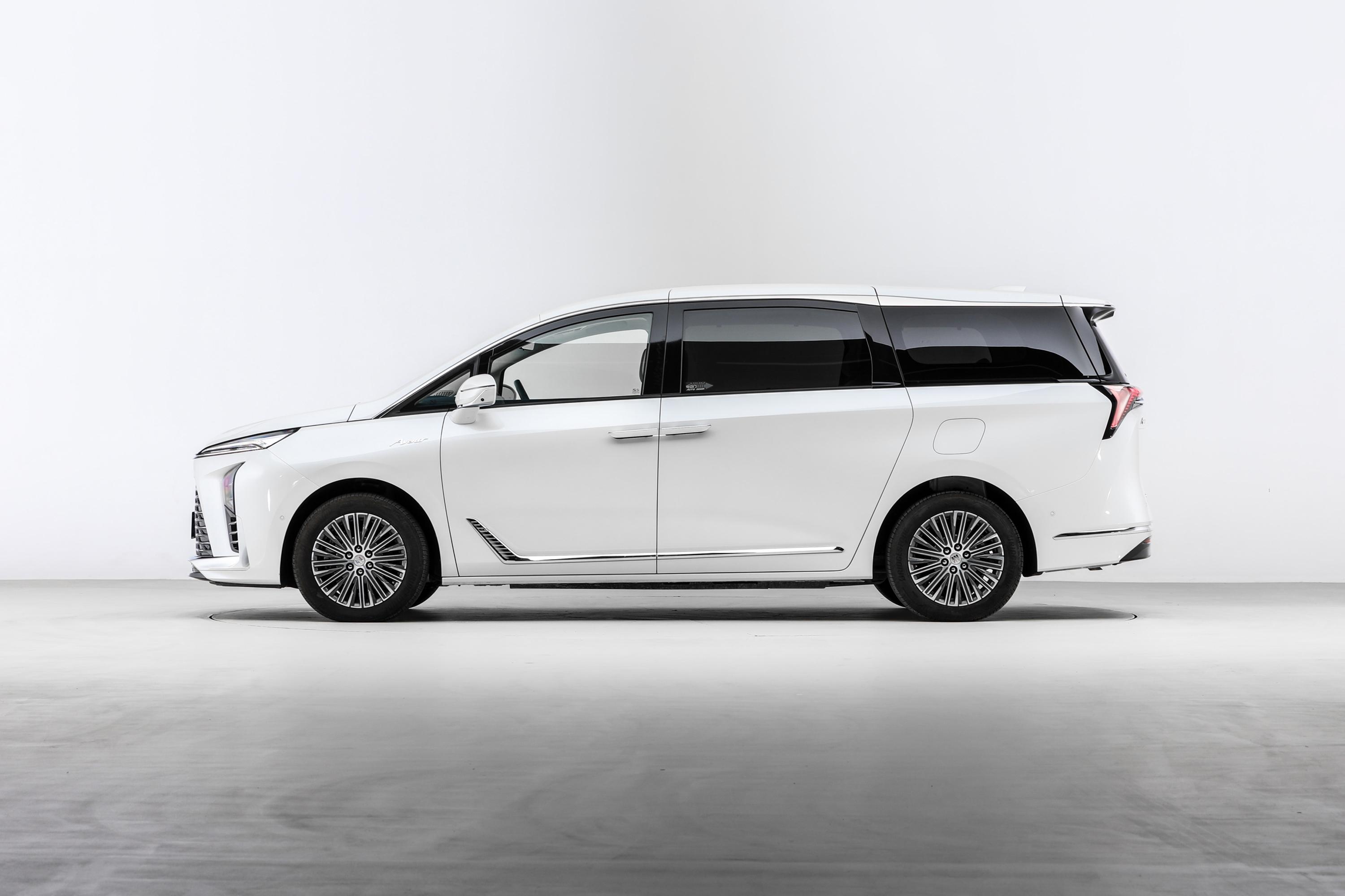 【别克GL8 插电混动陆尊 1.5T 138km 奢享版 7座正侧车头向左水平图片-汽车图片大全】-易车