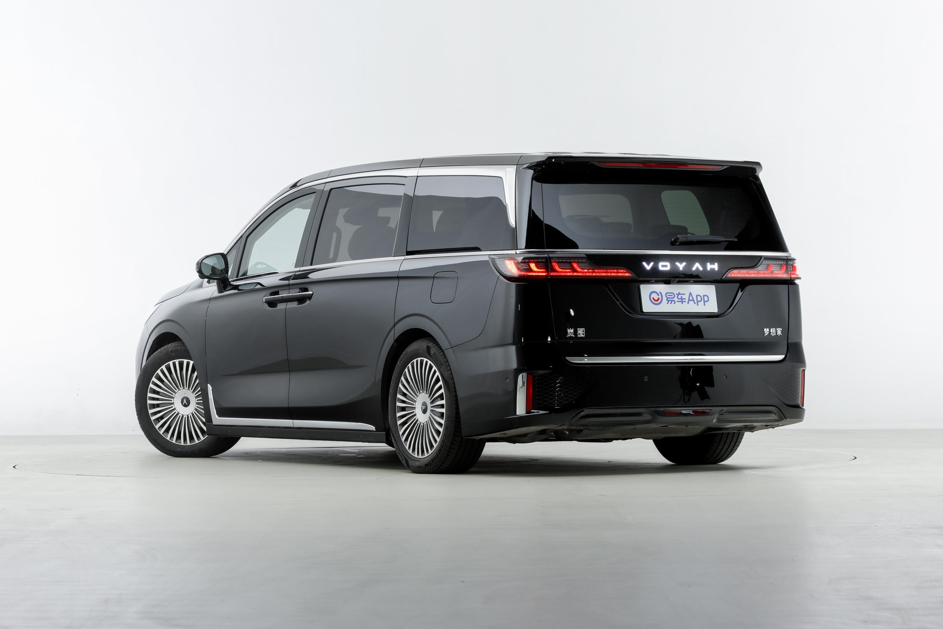 【岚图梦想家插电混动 1.5T 235km 四驱旗舰鲲鹏版侧后45度车头向左水平图片-汽车图片大全】-易车