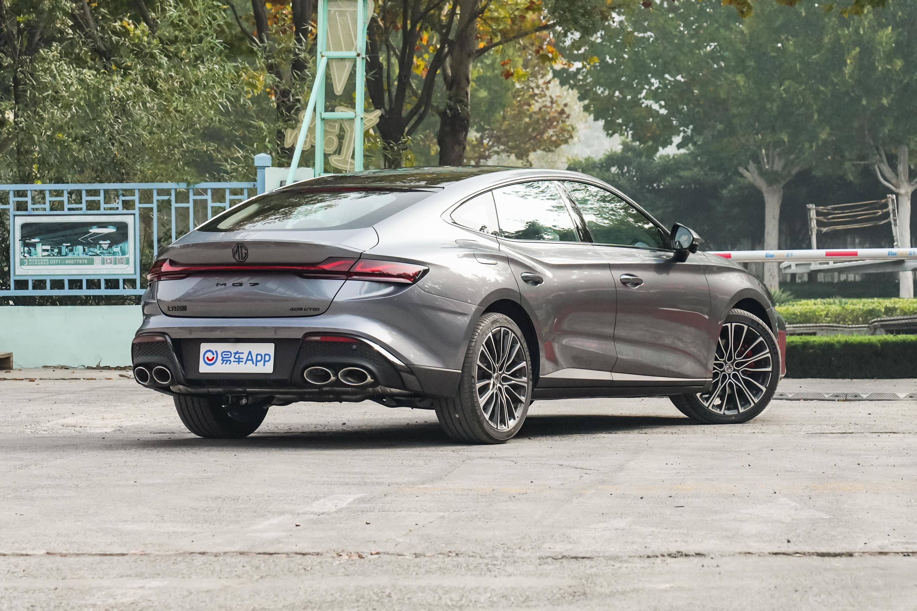 【MG72.0T 405 自动奢享版侧后45度车头向右水平图片-汽车图片大全】-易车